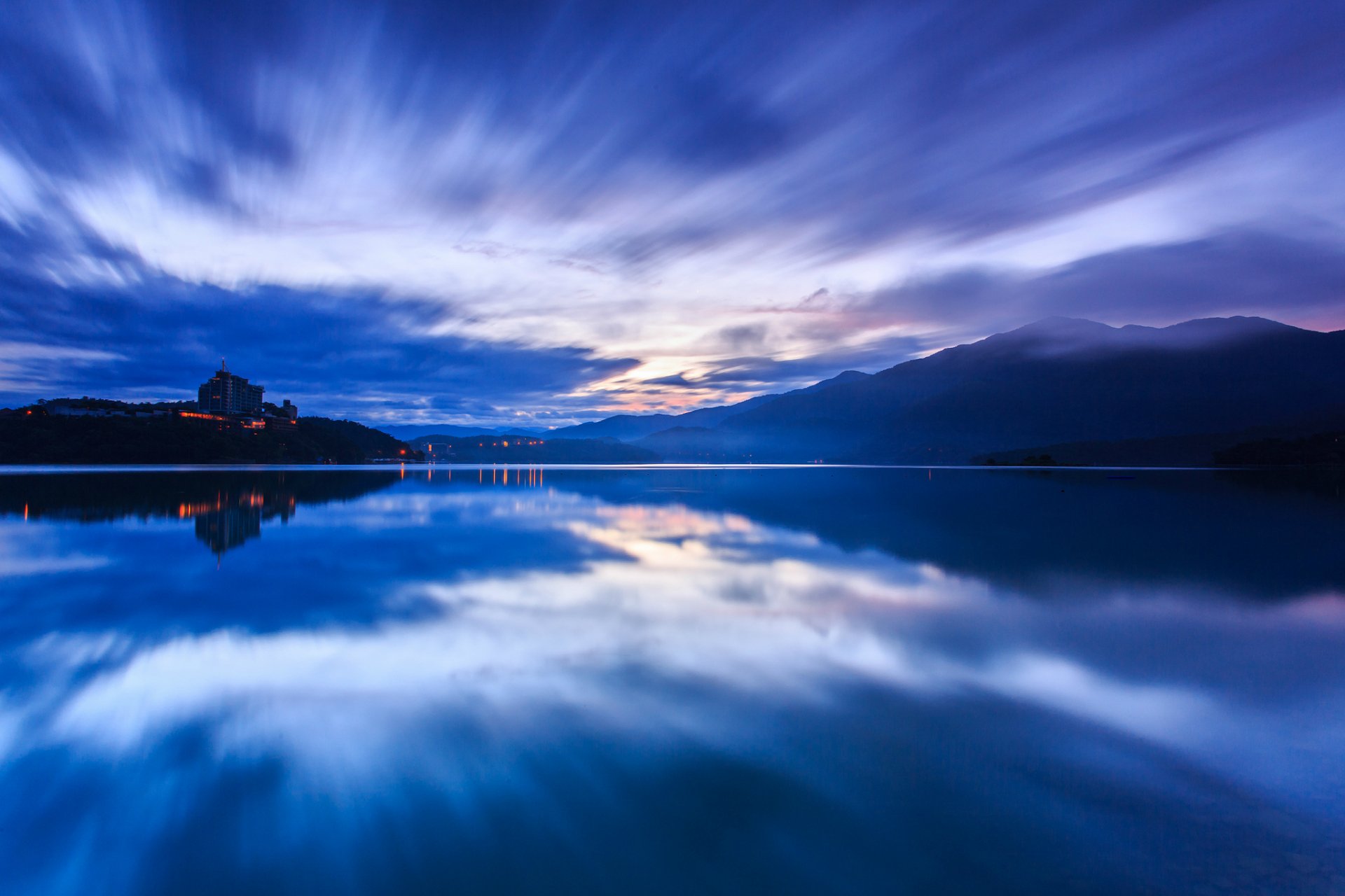 Download Photography Reflection HD Wallpaper