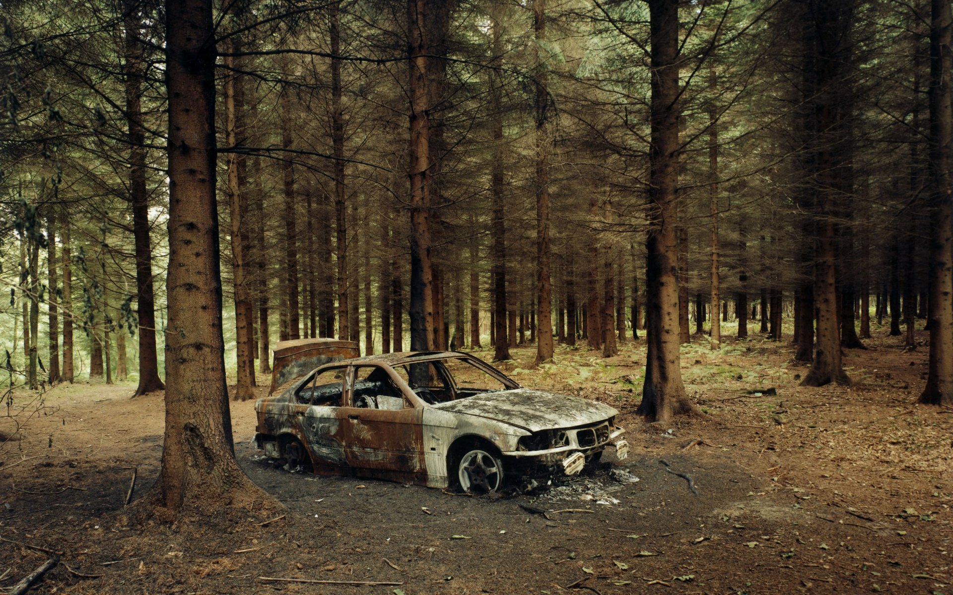 Download Vehicle Wreck HD Wallpaper | 2953x1846 | Wallpaper Abyss