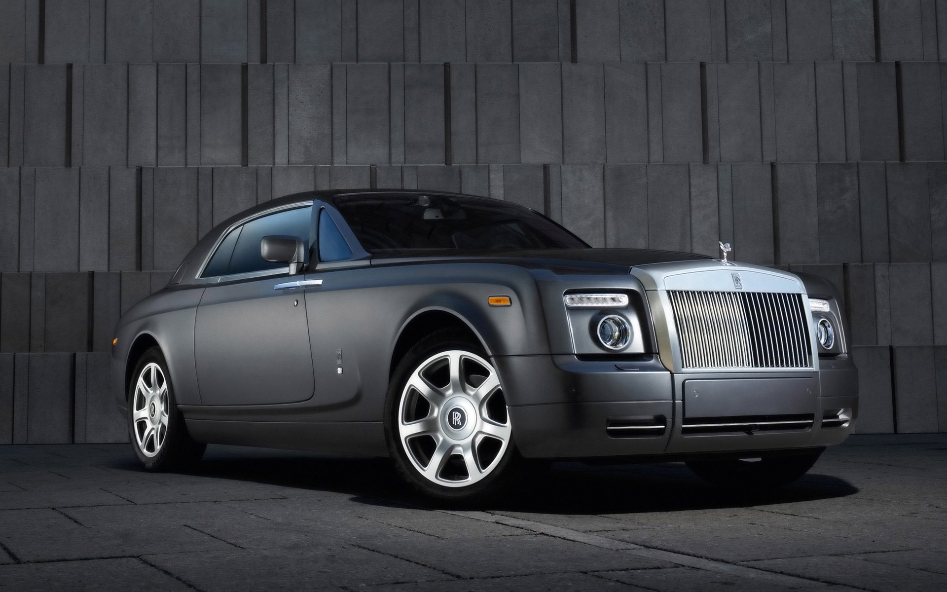 Download Vehicle Rolls-Royce HD Wallpaper | 1920x1200 | Wallpaper Abyss