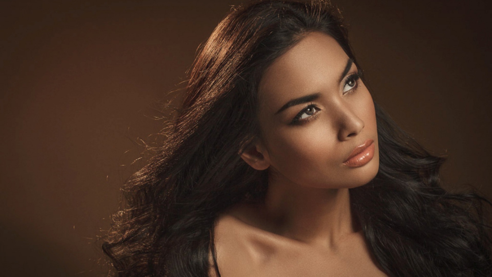 Radiant Woman’s Face – Stunning HD Portrait Wallpaper