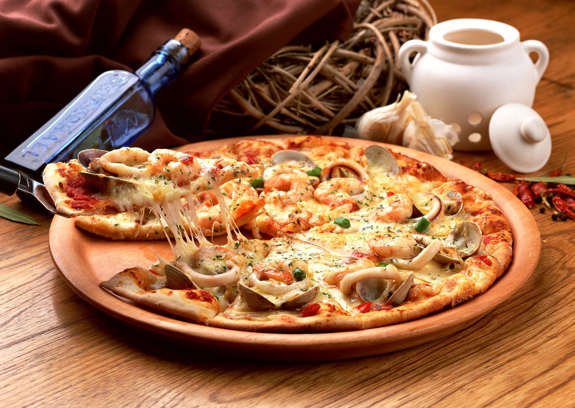 **Delicious Pizza Delight - HD Wallpaper**