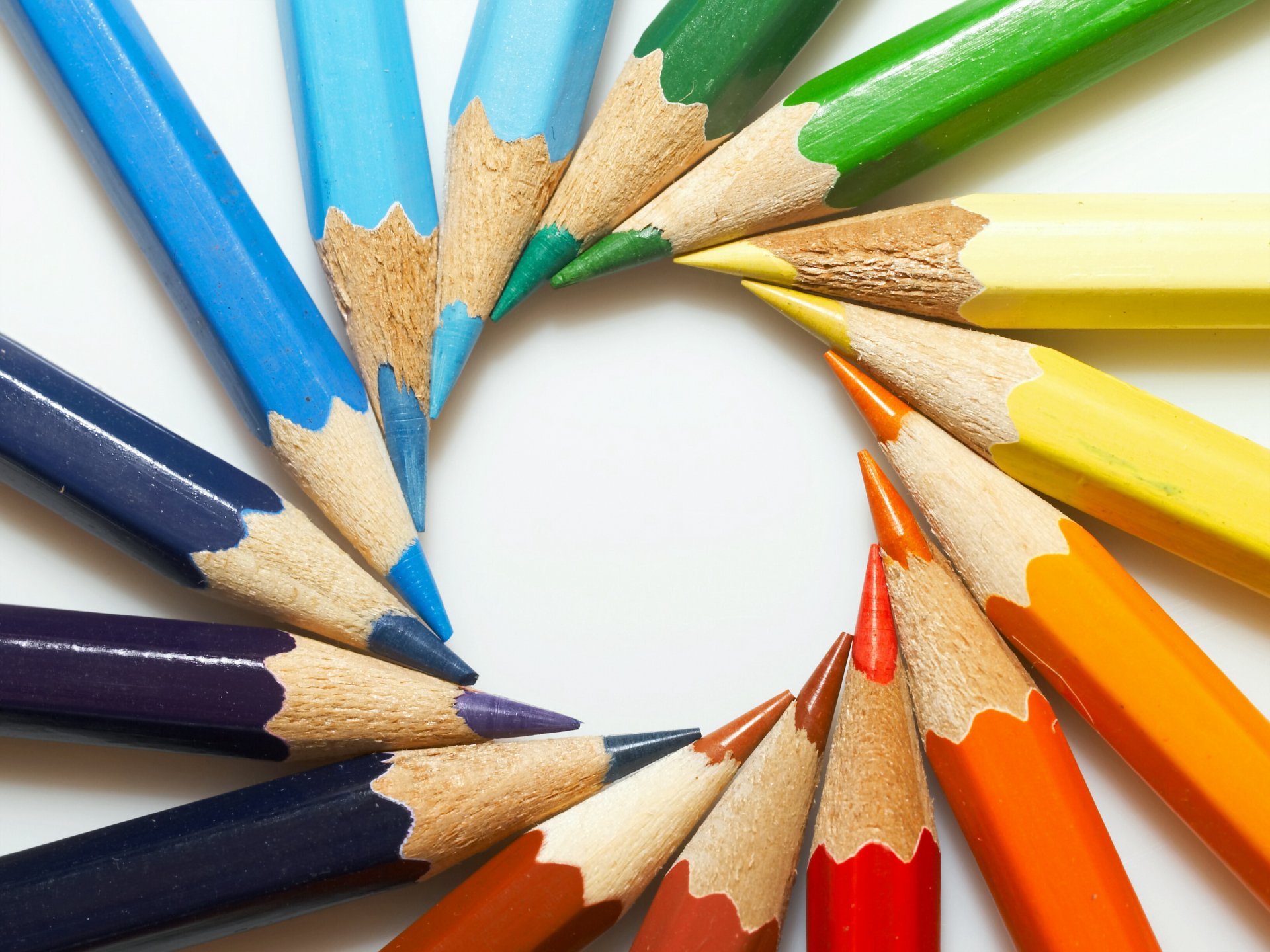 Vivid Pencil Circle HD Wallpaper: Creative Photography Art