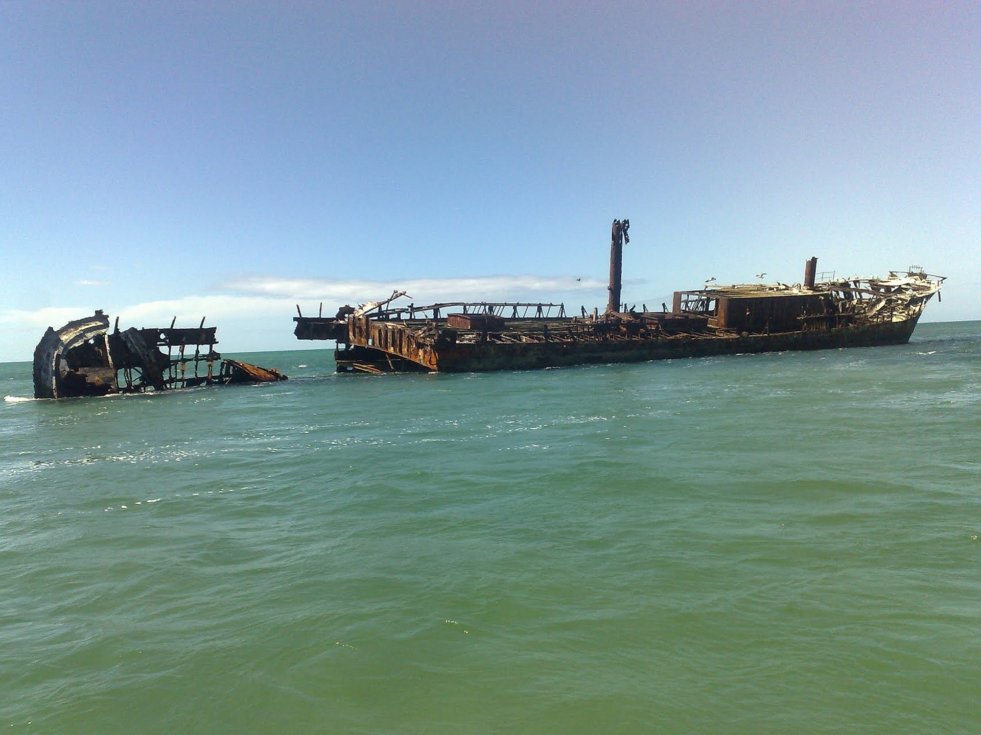 Download Vehicle Wreck HD Wallpaper