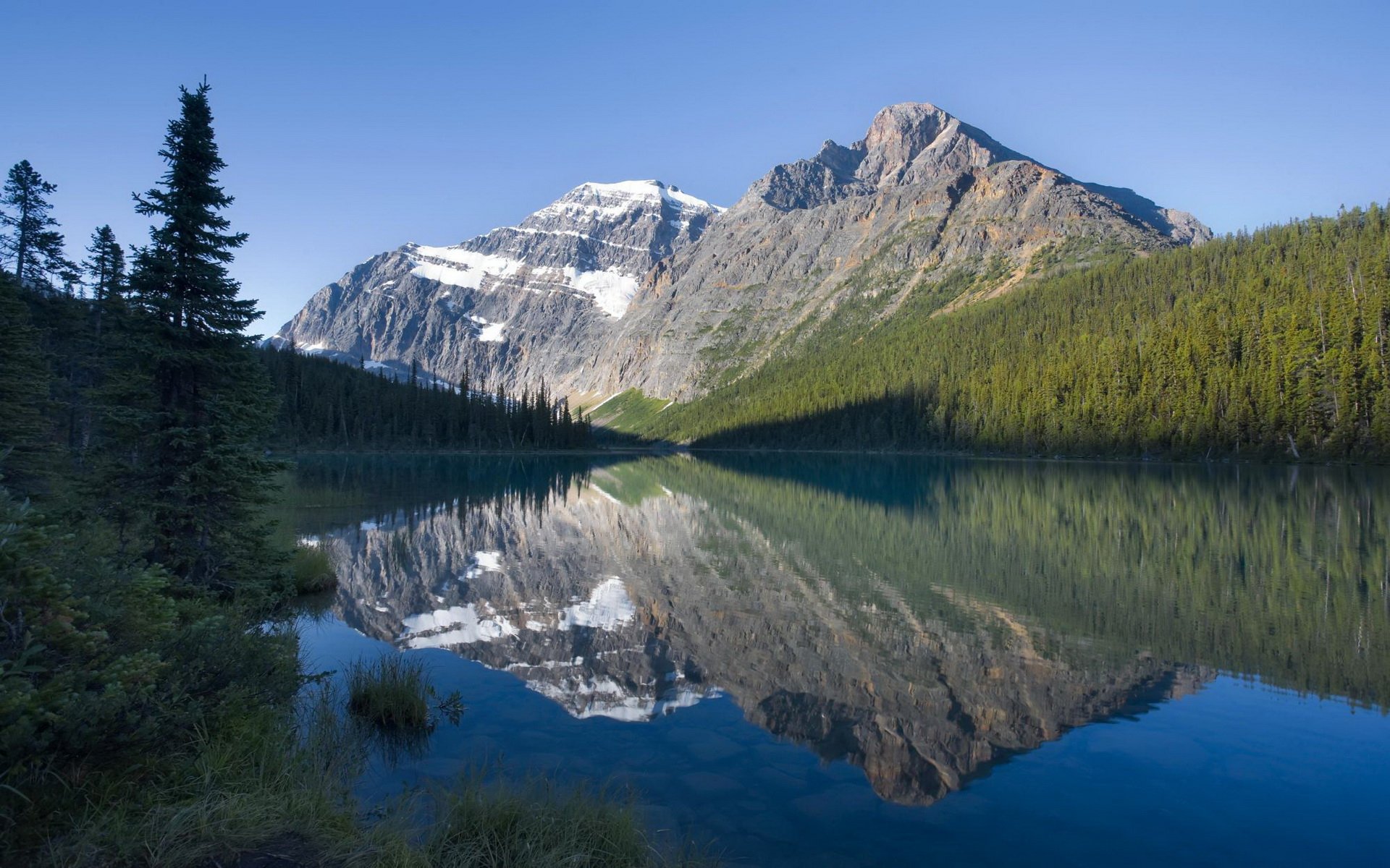 Alpine Mirror: HD Nature Reflection Wallpaper | 1920x1200 | Wallpaper Abyss