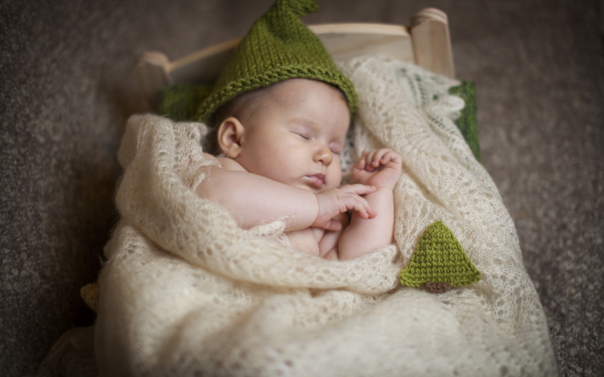 Cozy Dream — Baby Photography 2K Quad HD Wallpaper