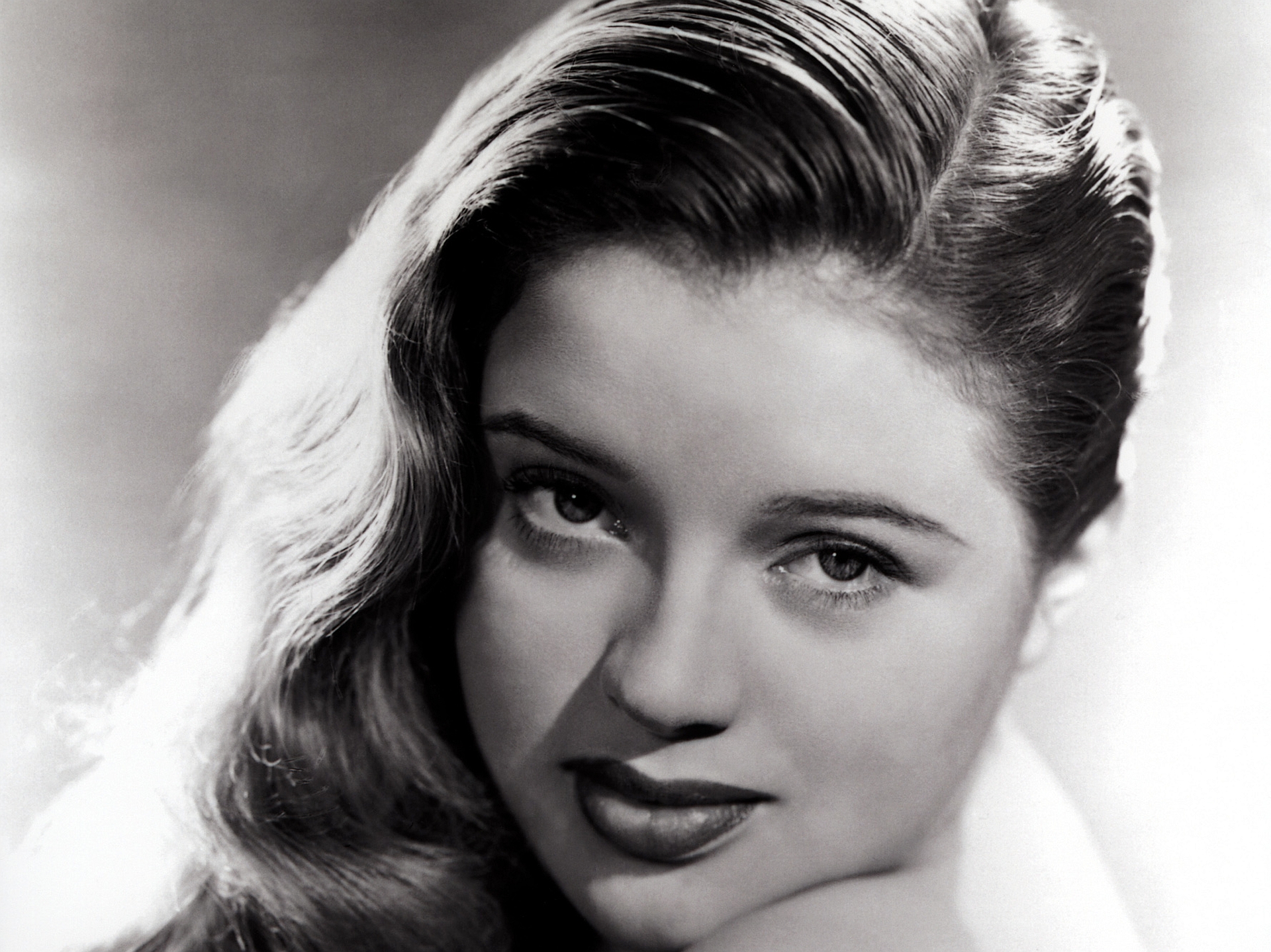 Celebrity Diana Dors HD Wallpaper Background Image