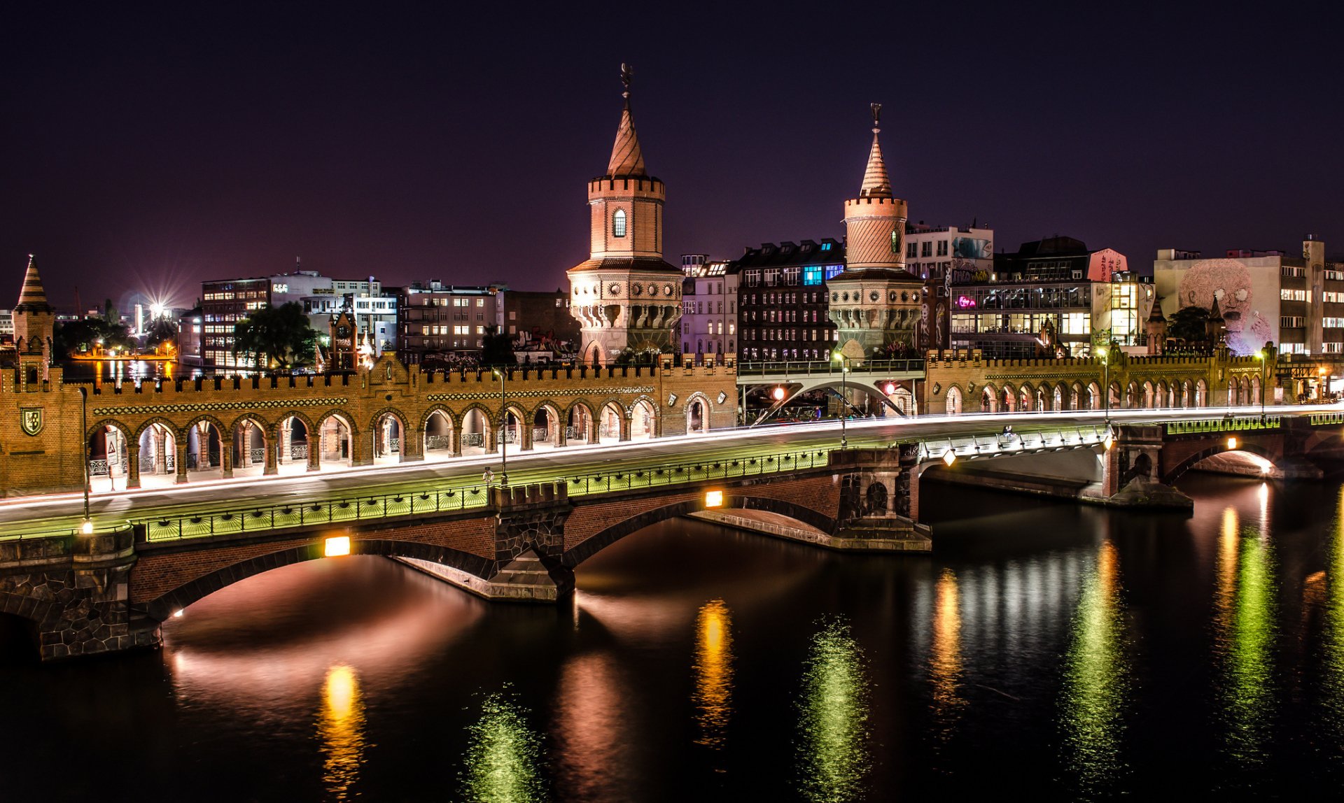 Stunning Night View of Berlin’s Oberbaum Bridge – Free HD Wallpaper Download