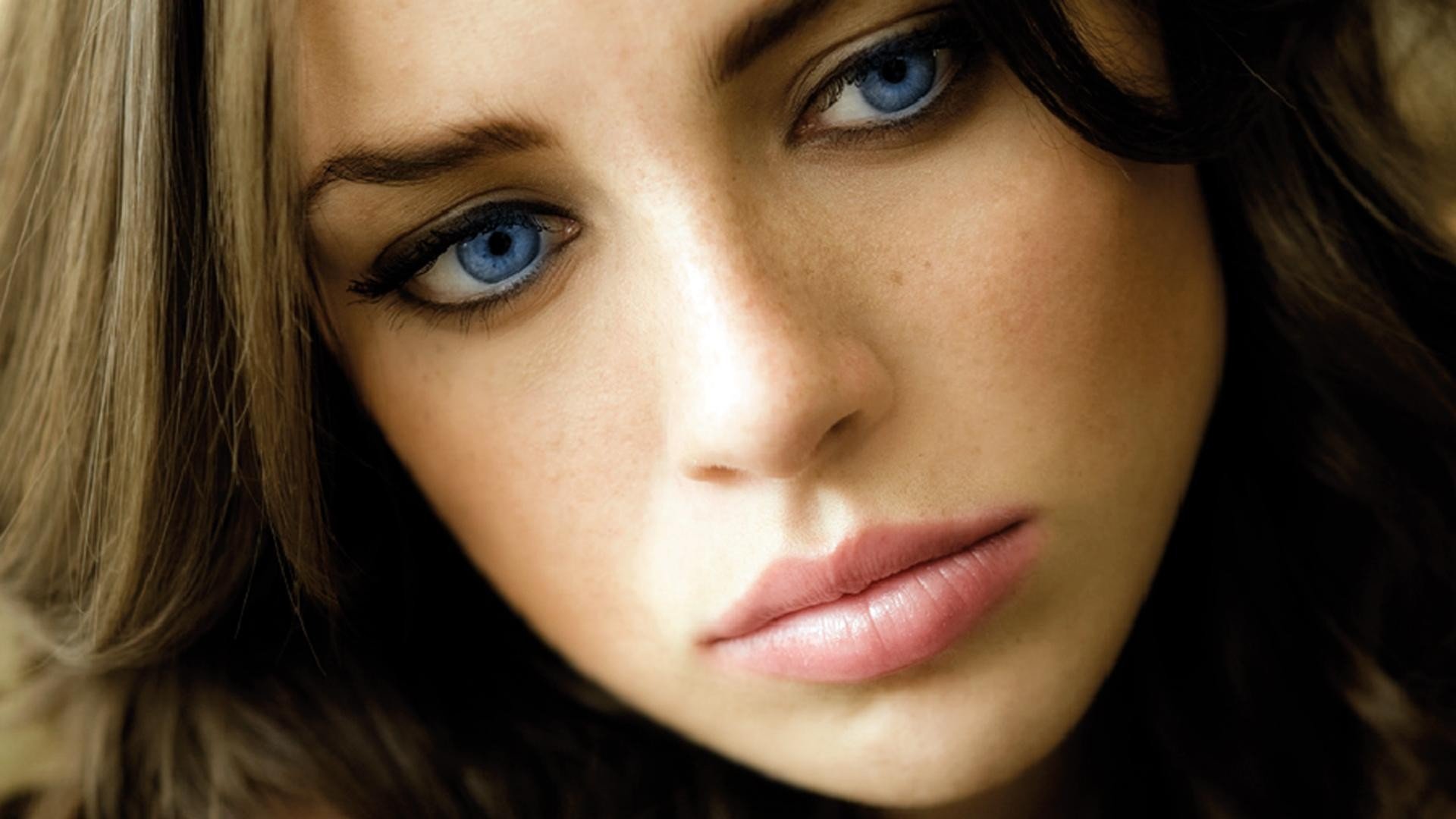 Stunning Woman's Face - HD Wallpaper