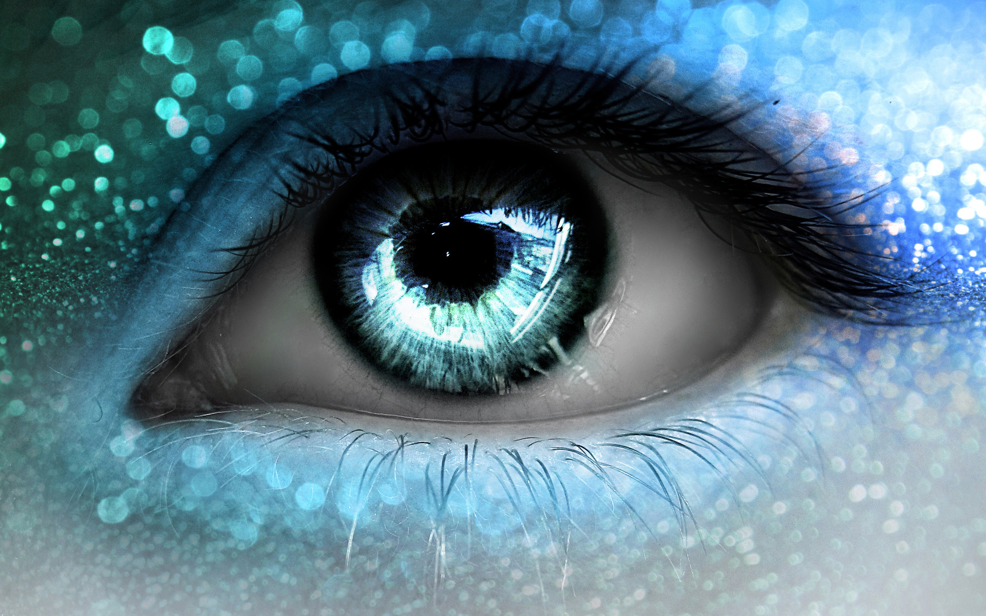 Hypnotic Eye: A Stunning HD Wallpaper Experience