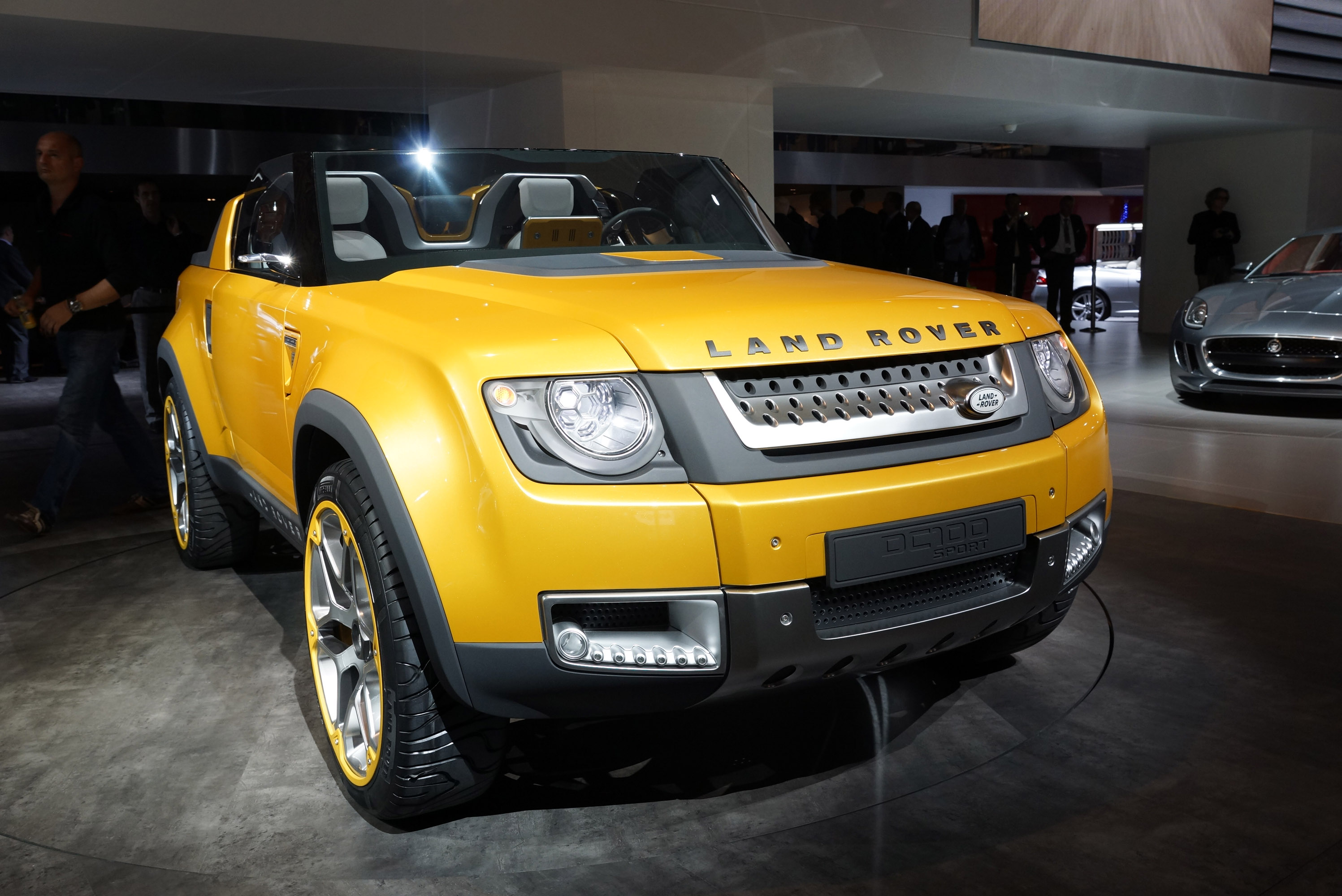 Download Vehicle Land Rover HD Wallpaper