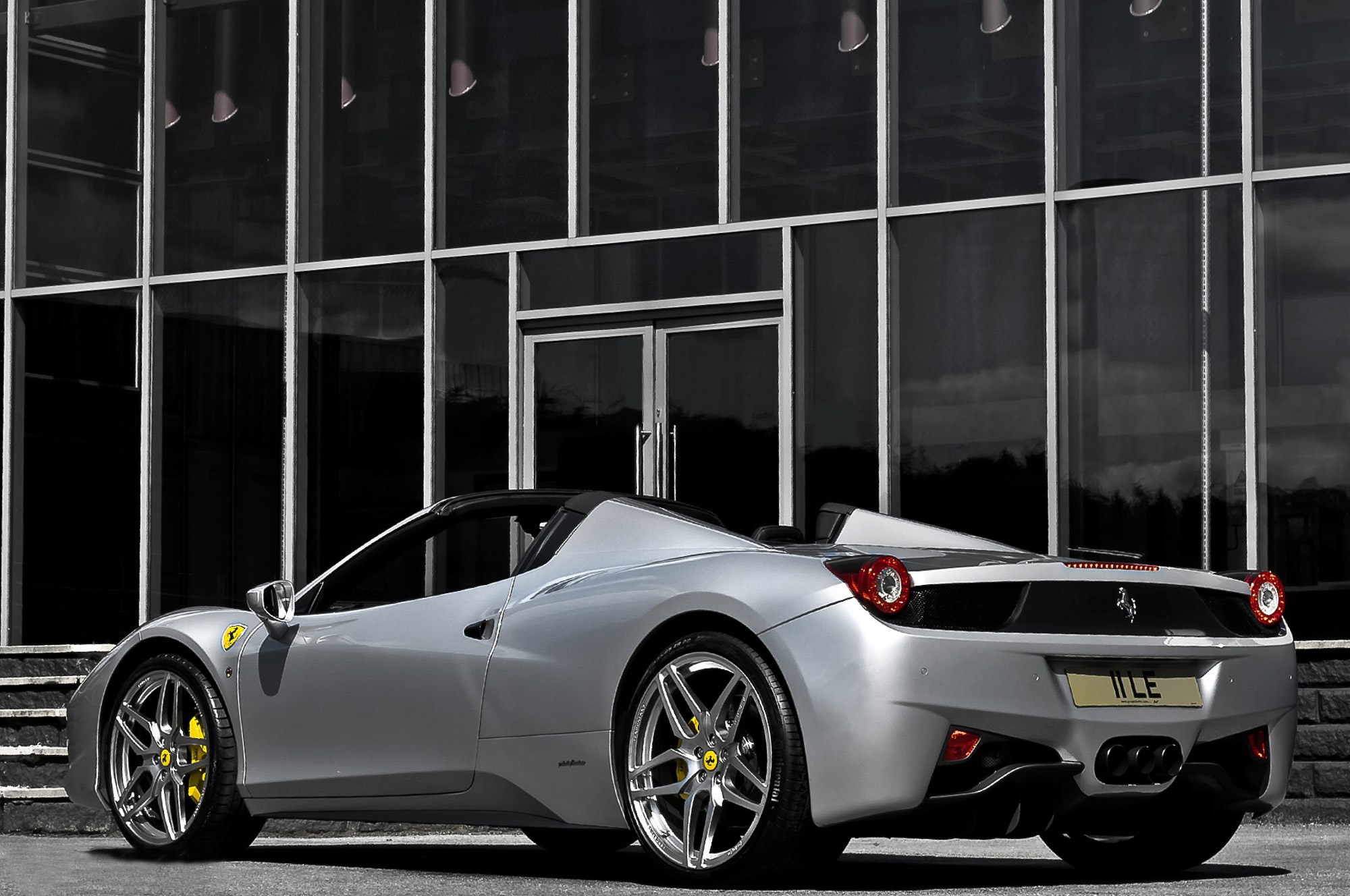 Ferrari HD Wallpaper | Background Image | 2000x1328