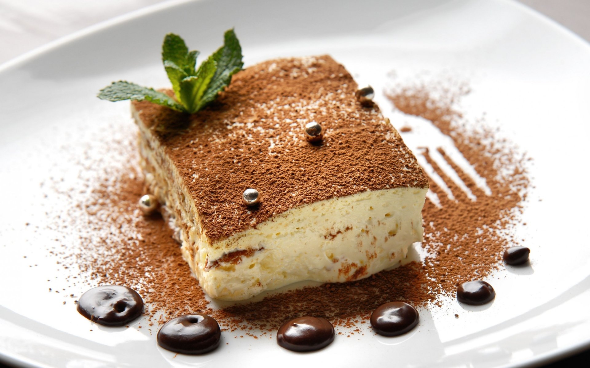 Indulgent Cake Delight: A Stunning HD Wallpaper