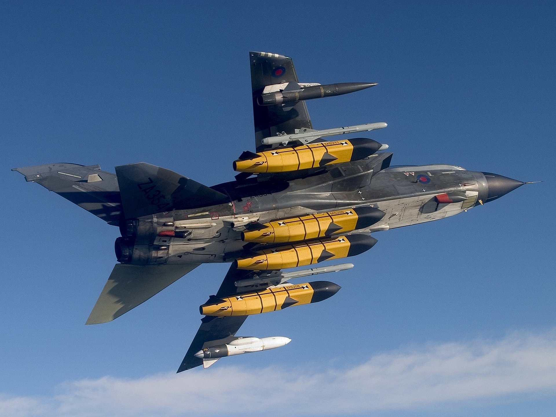 Panavia Tornado: High-Def Military Power in Flight