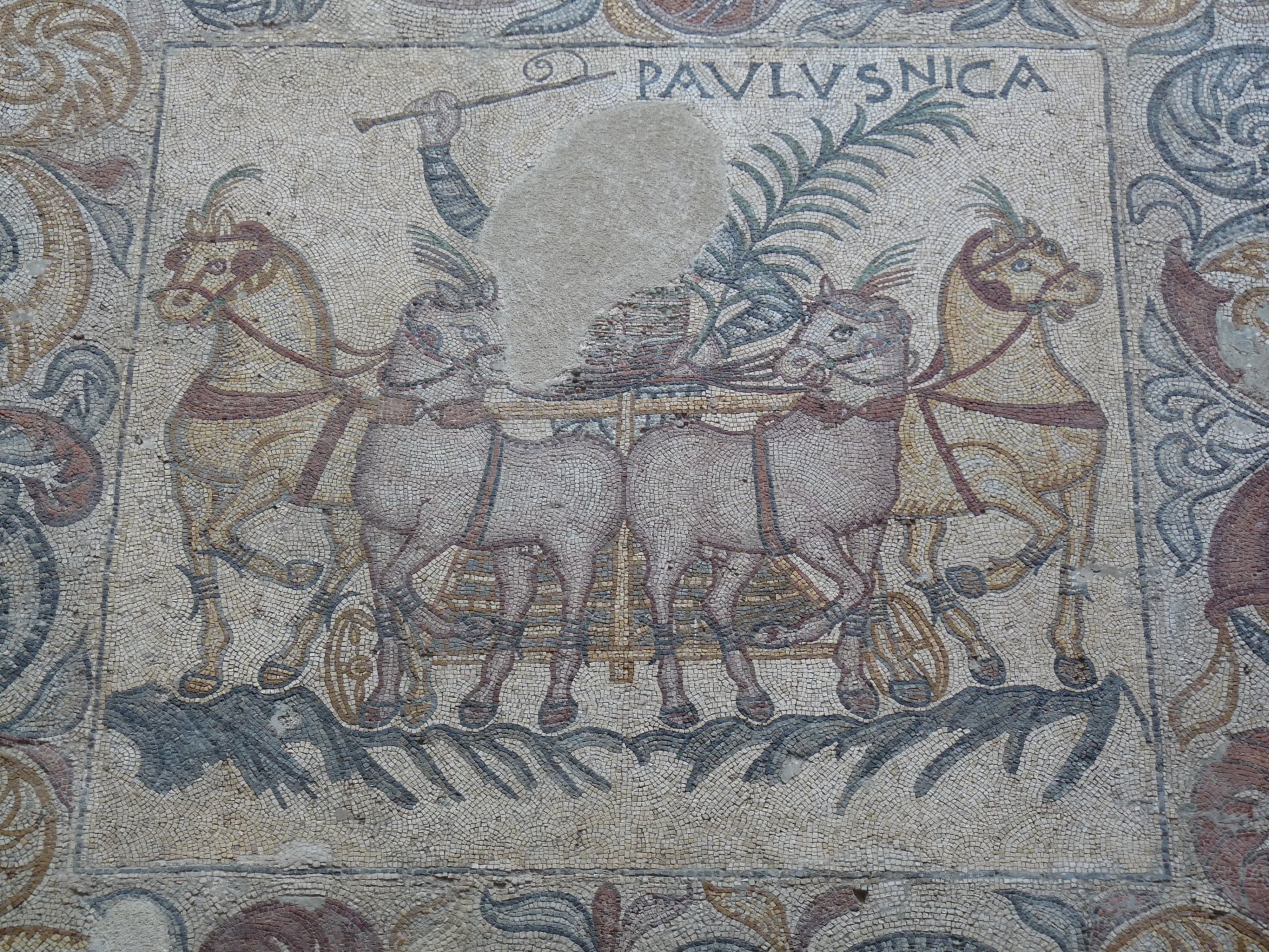 Download Artistic Mosaic HD Wallpaper