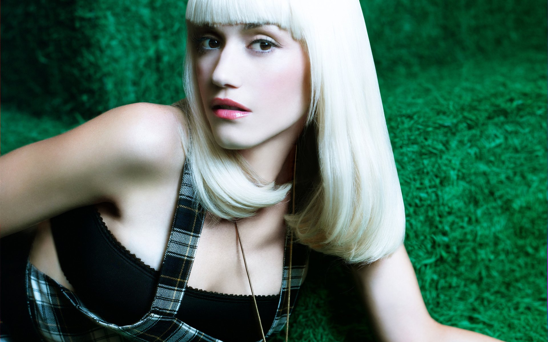 Gwen Stefani Vibes: HD Music Icon Wallpaper