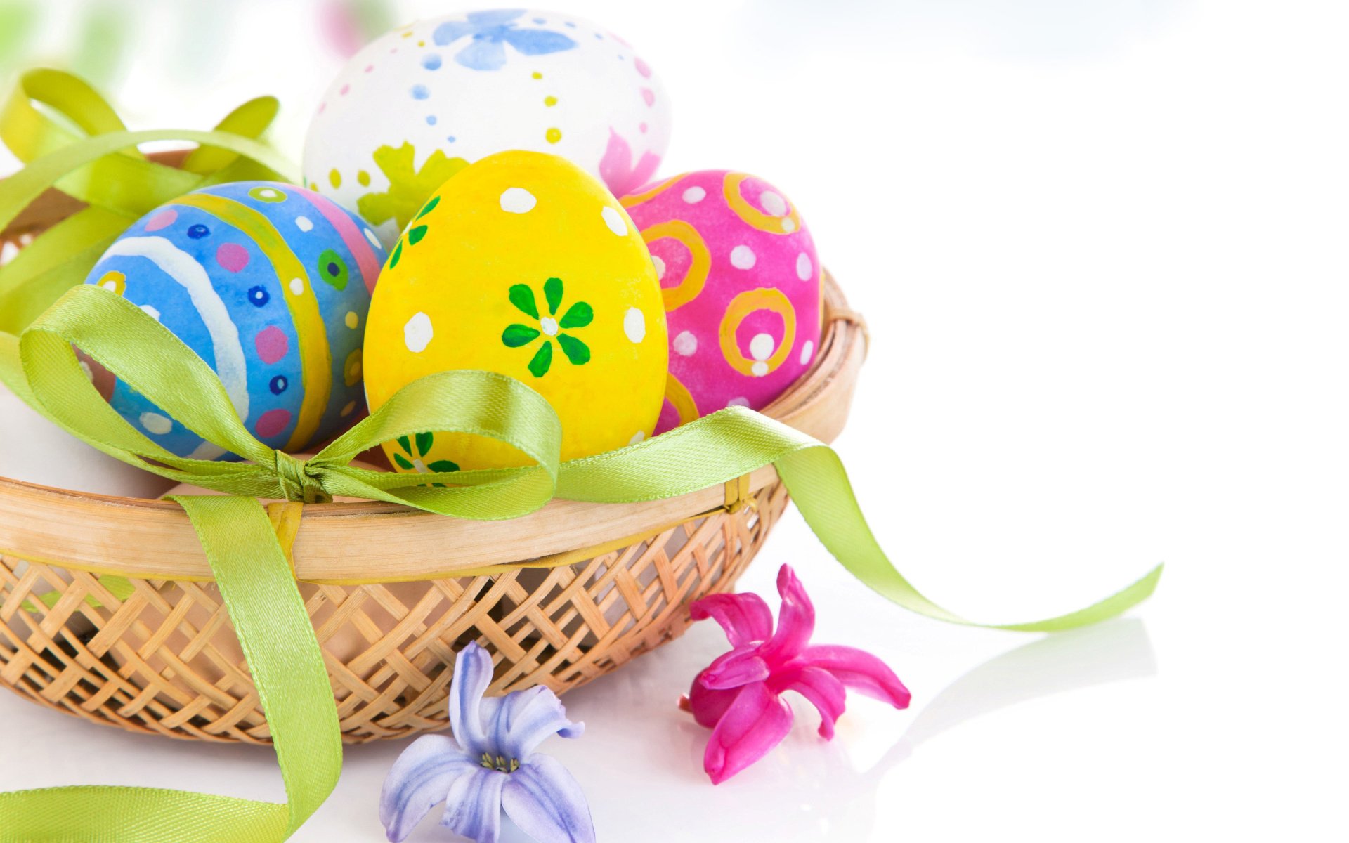 Easter Joy: Vibrant Holiday Eggs HD Wallpaper Celebration | 2880x1800 ...