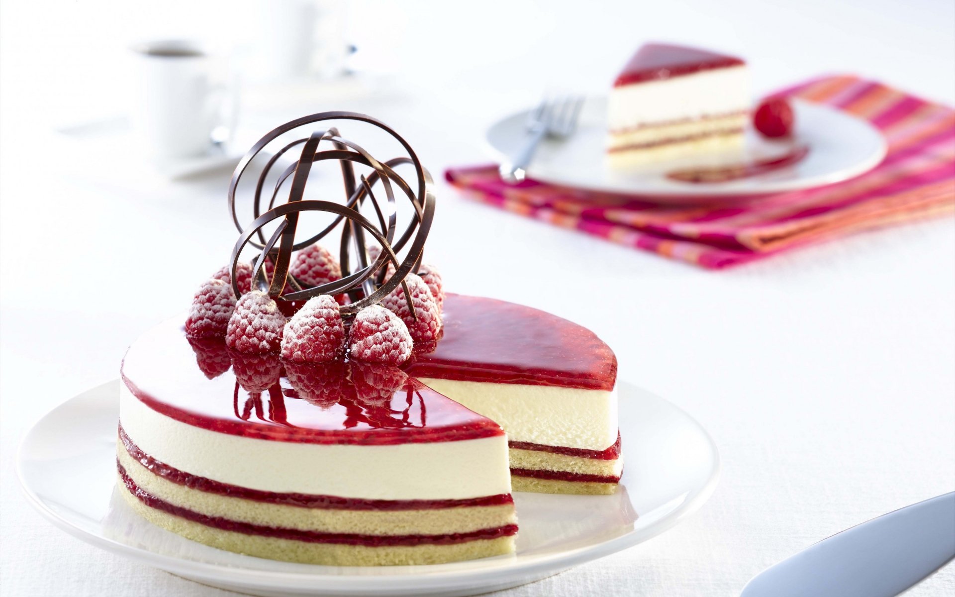 Delicious Cake Delight: HD Wallpaper for Food Lovers