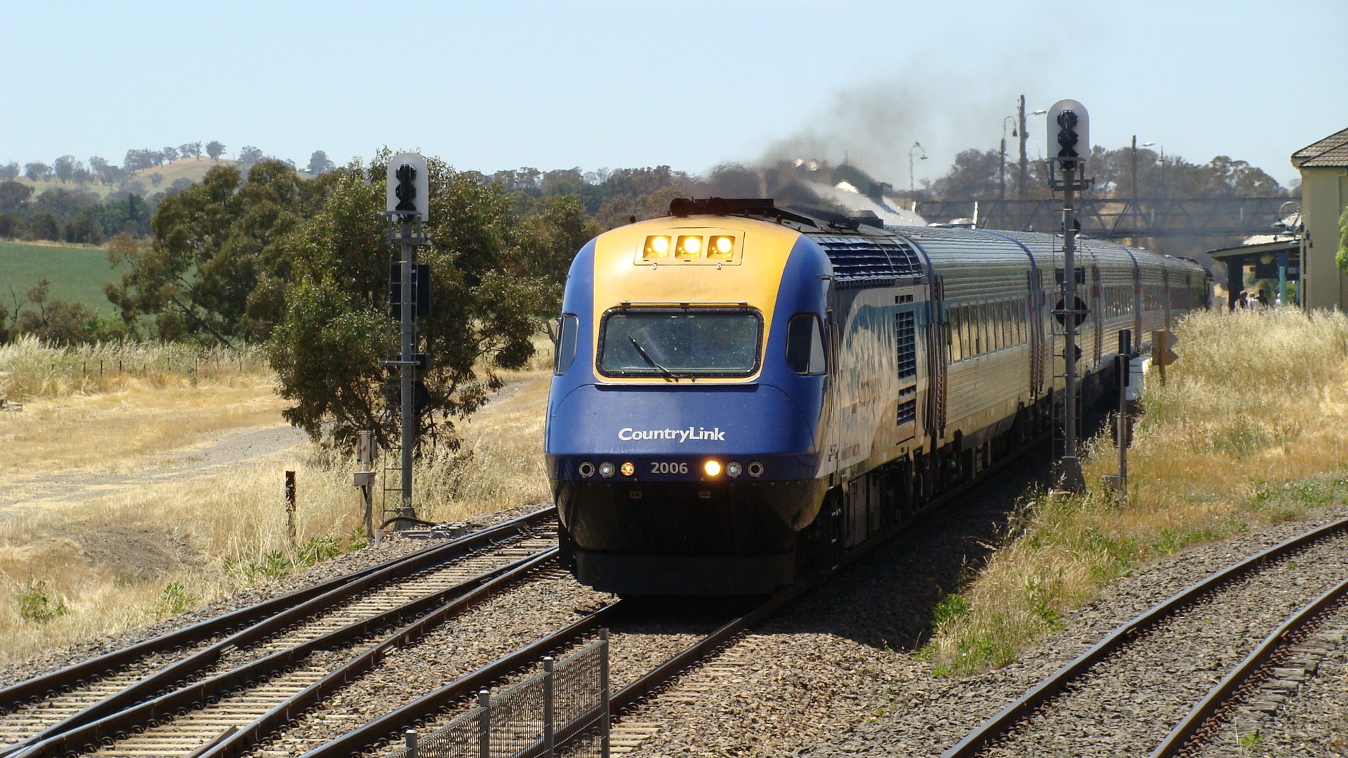 Download Train Vehicle New South Wales XPT HD Wallpaper