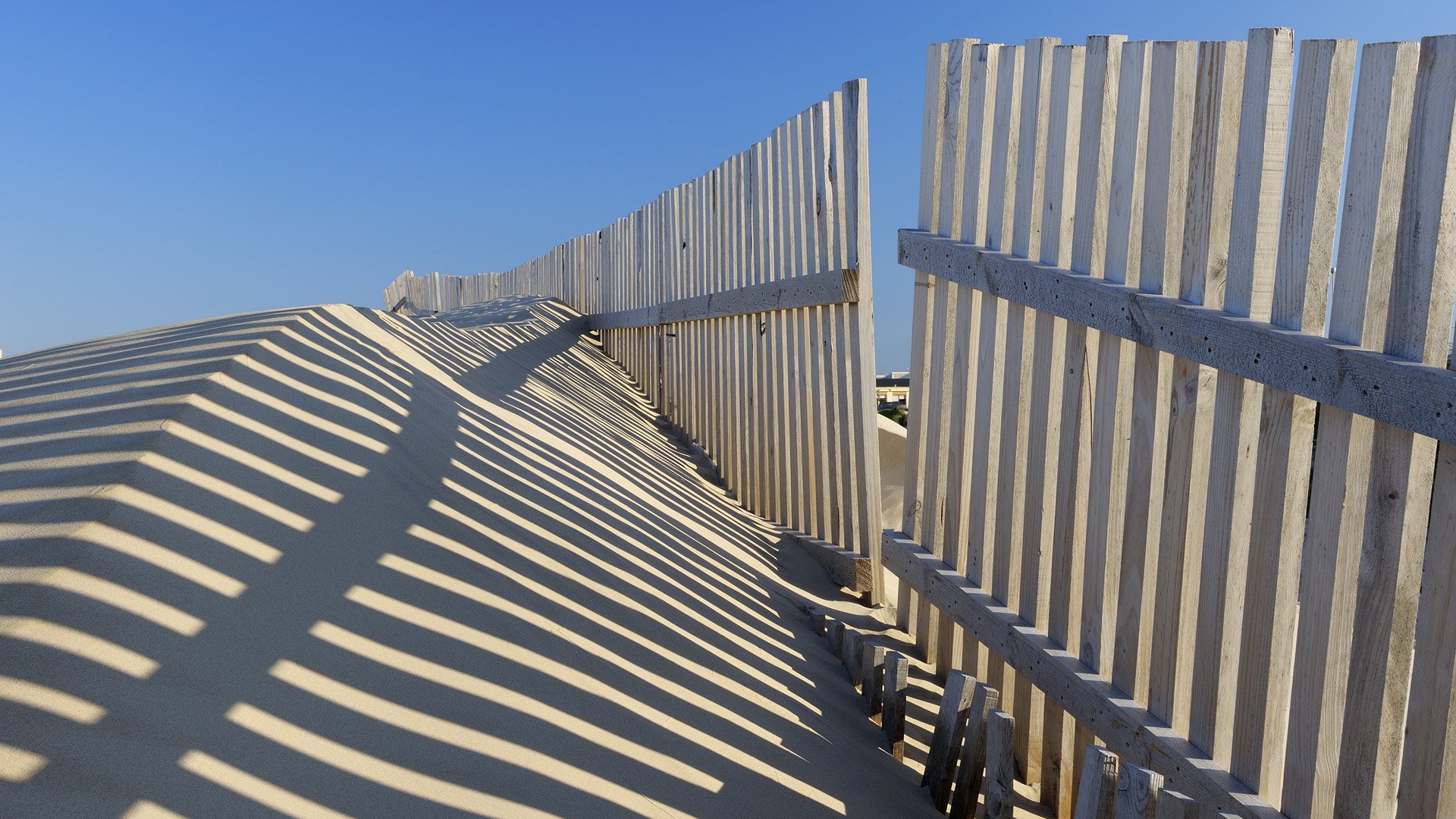 Download Man Made Fence HD Wallpaper