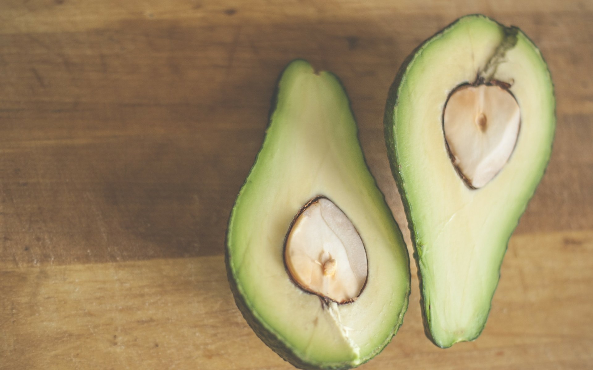 Fresh Avocado Delight - HD Food Wallpaper