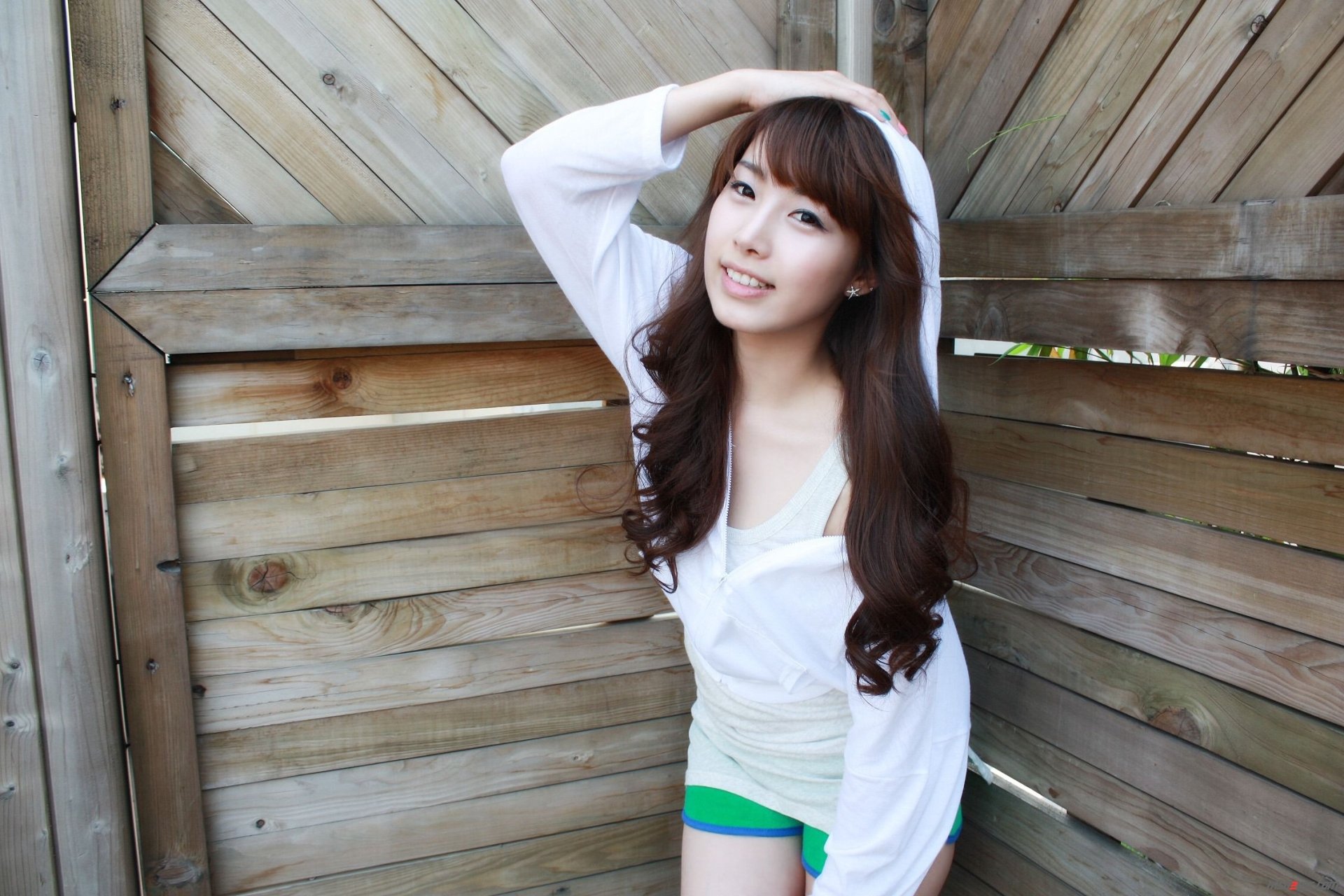 Download Korean Woman Xiao Zhou HD Wallpaper