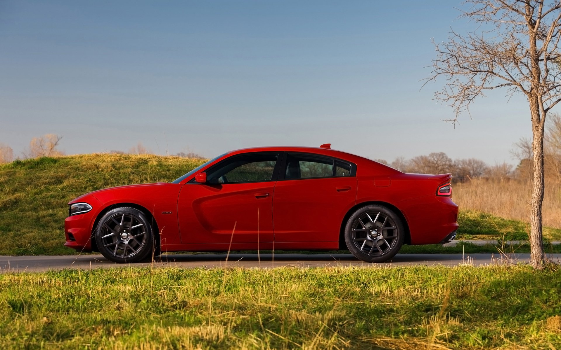 Dodge Charger — 2K Quad HD Red Muscle Car Wallpaper