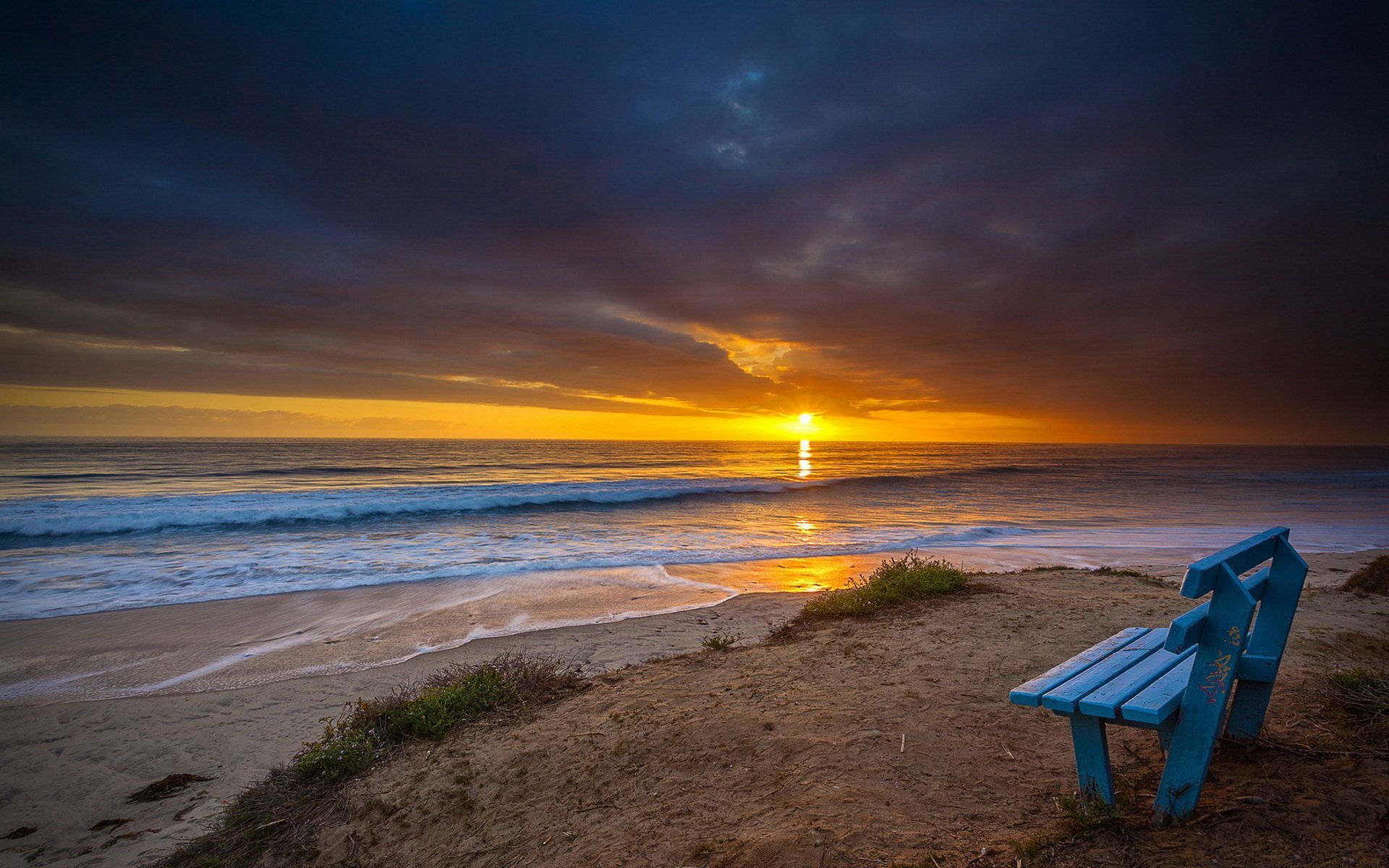 Tranquil Sunset: HD Wallpaper of a Beach Bench