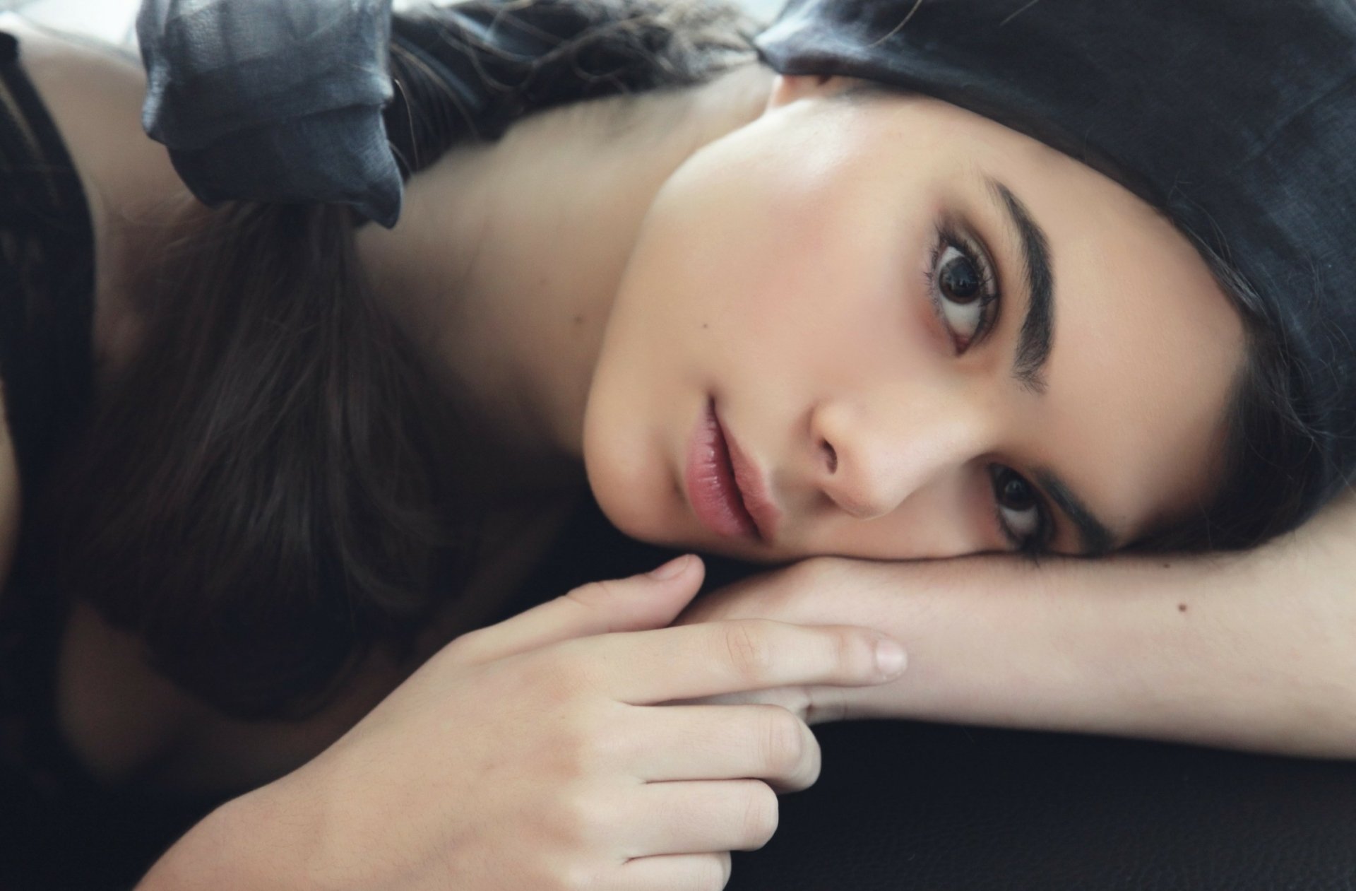 Serene Gaze: HD Woman Mood Wallpaper