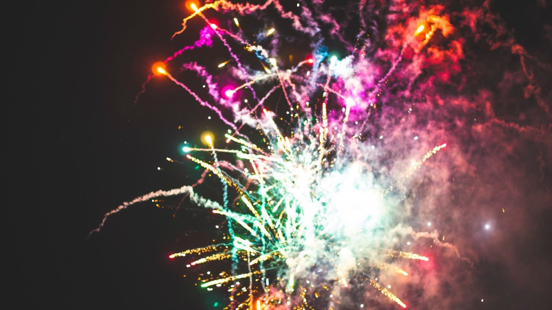 Spectacular Fireworks Display HD Wallpaper