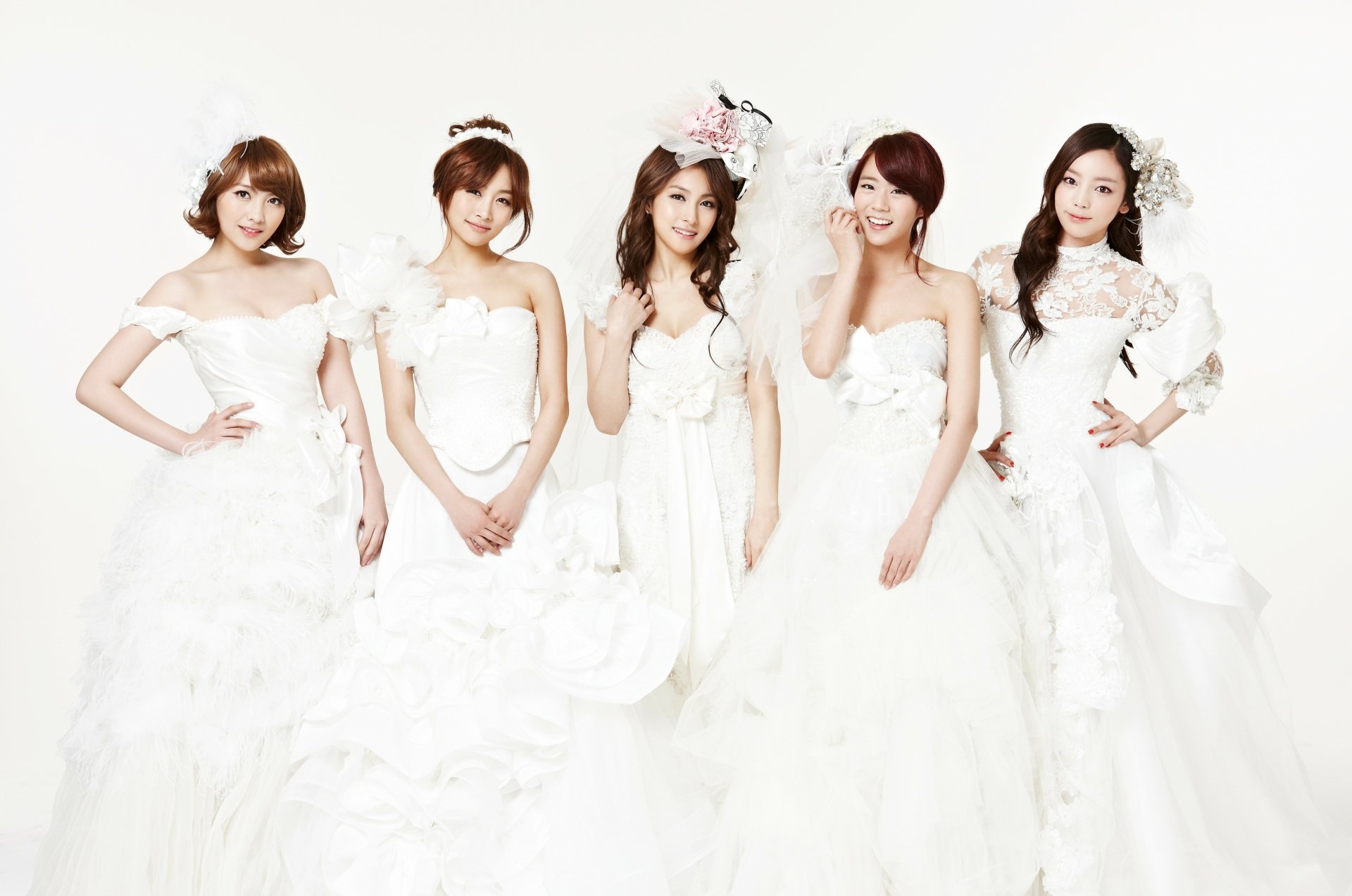 KARA’s Elegant K-Pop Charm in Stunning 4K Ultra HD Wallpaper