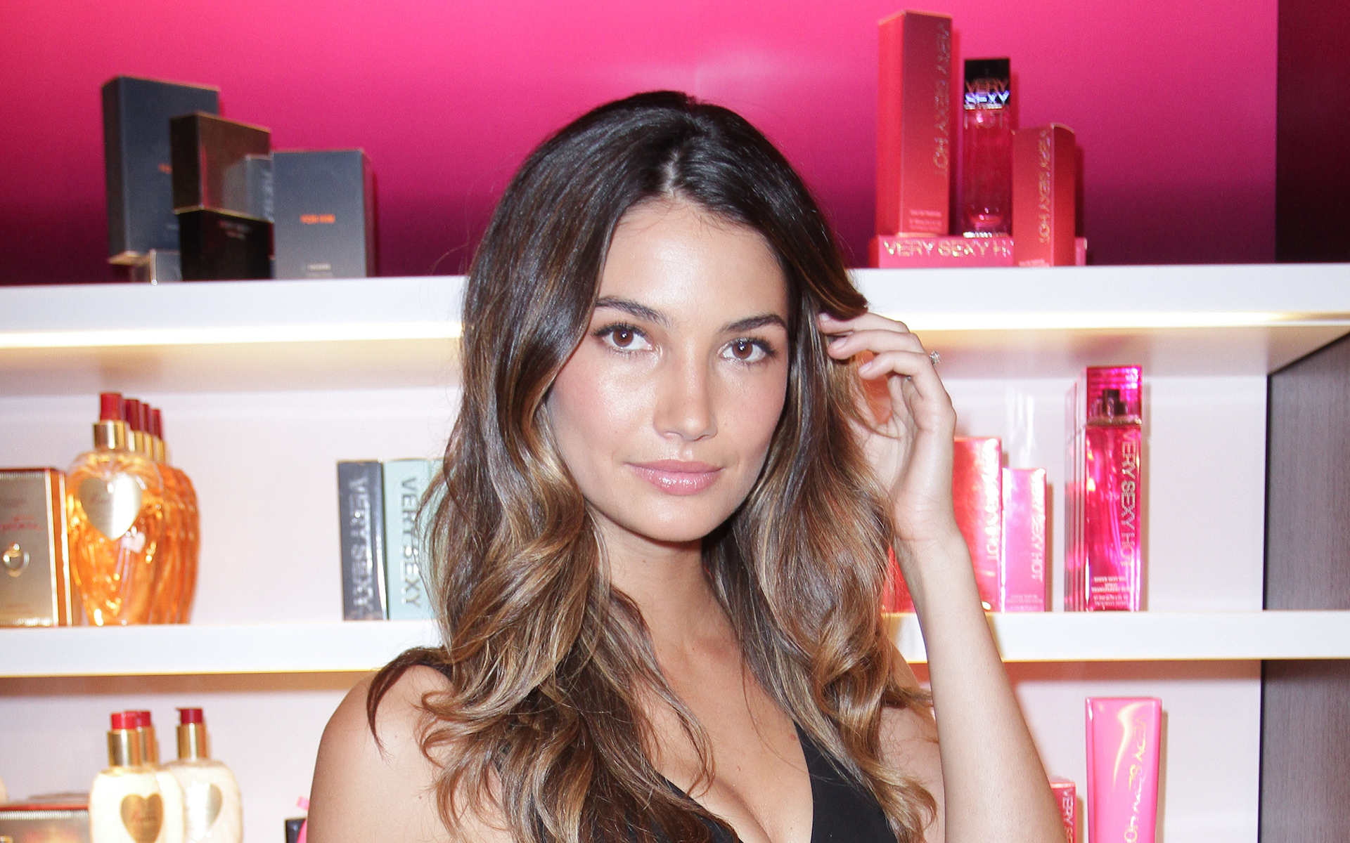 Download American Model Celebrity Lily Aldridge HD Wallpaper