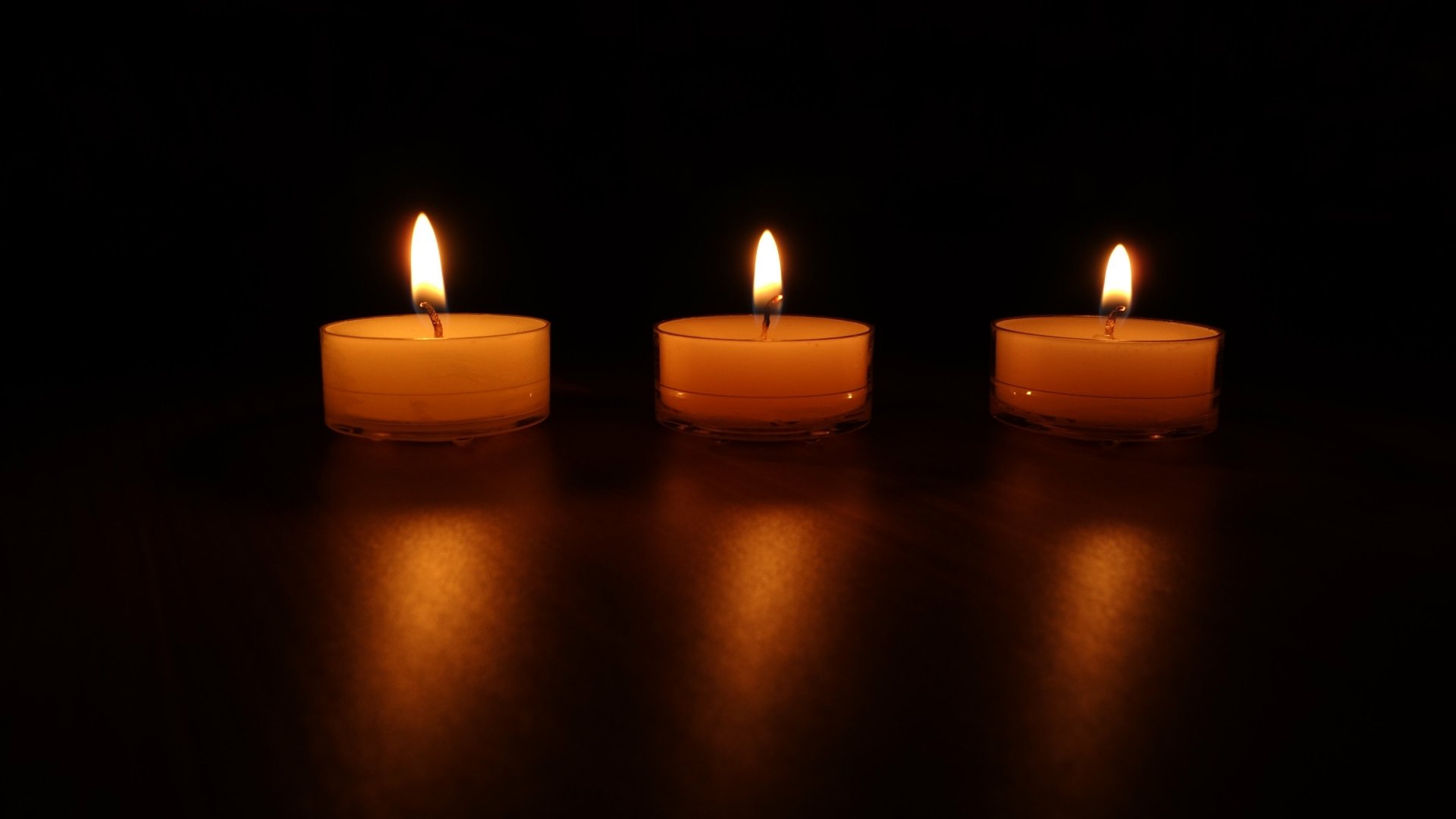 Ultra HD Candlelight Glow – Free 4K Photography Wallpaper Download