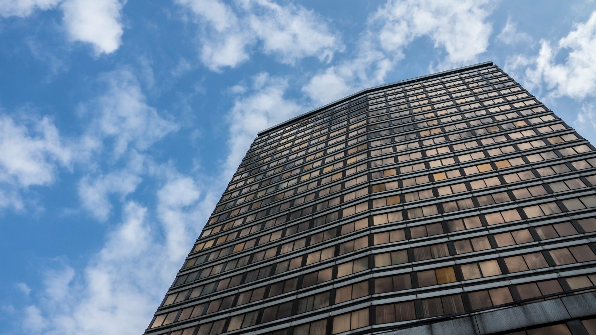 Download Man Made Building 4k Ultra HD Wallpaper