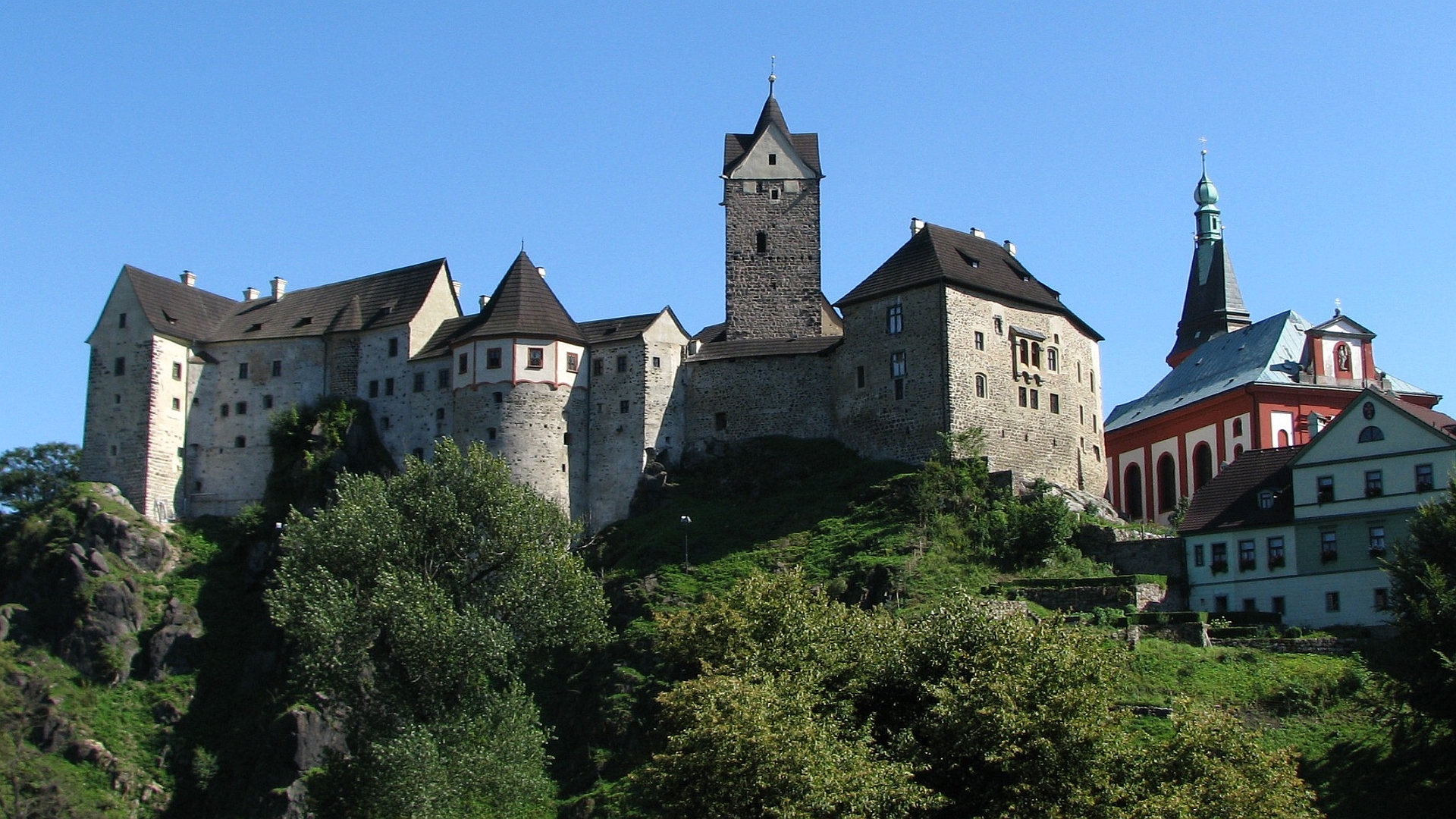 Loket Castle HD Wallpaper