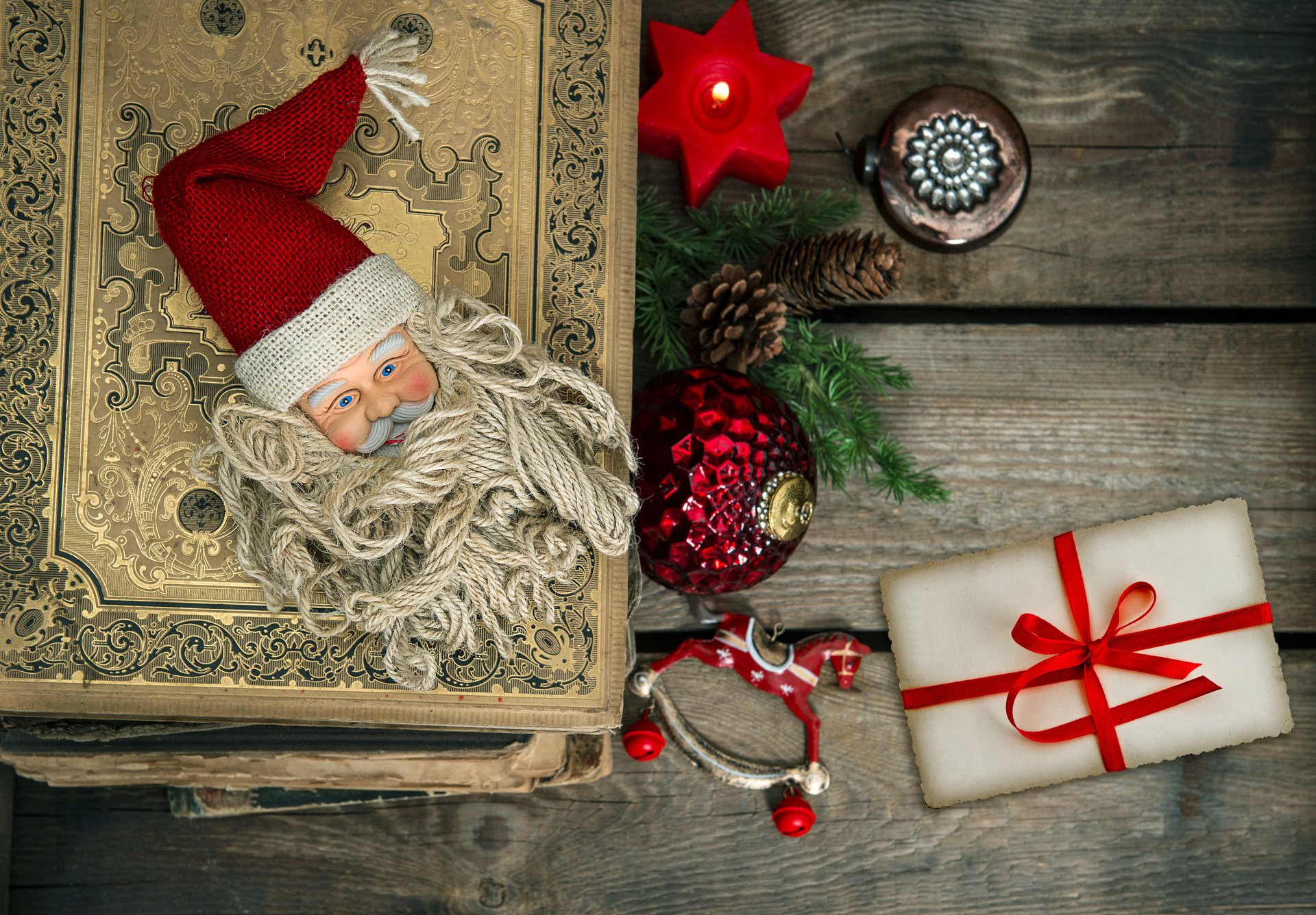 Vintage Santa Gift & Candle Christmas Ornaments HD Holiday Wallpaper ...