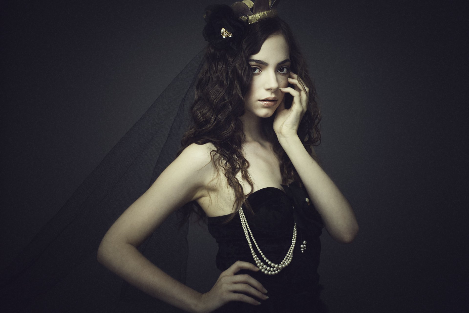 [40+] Crown 4k Wallpapers