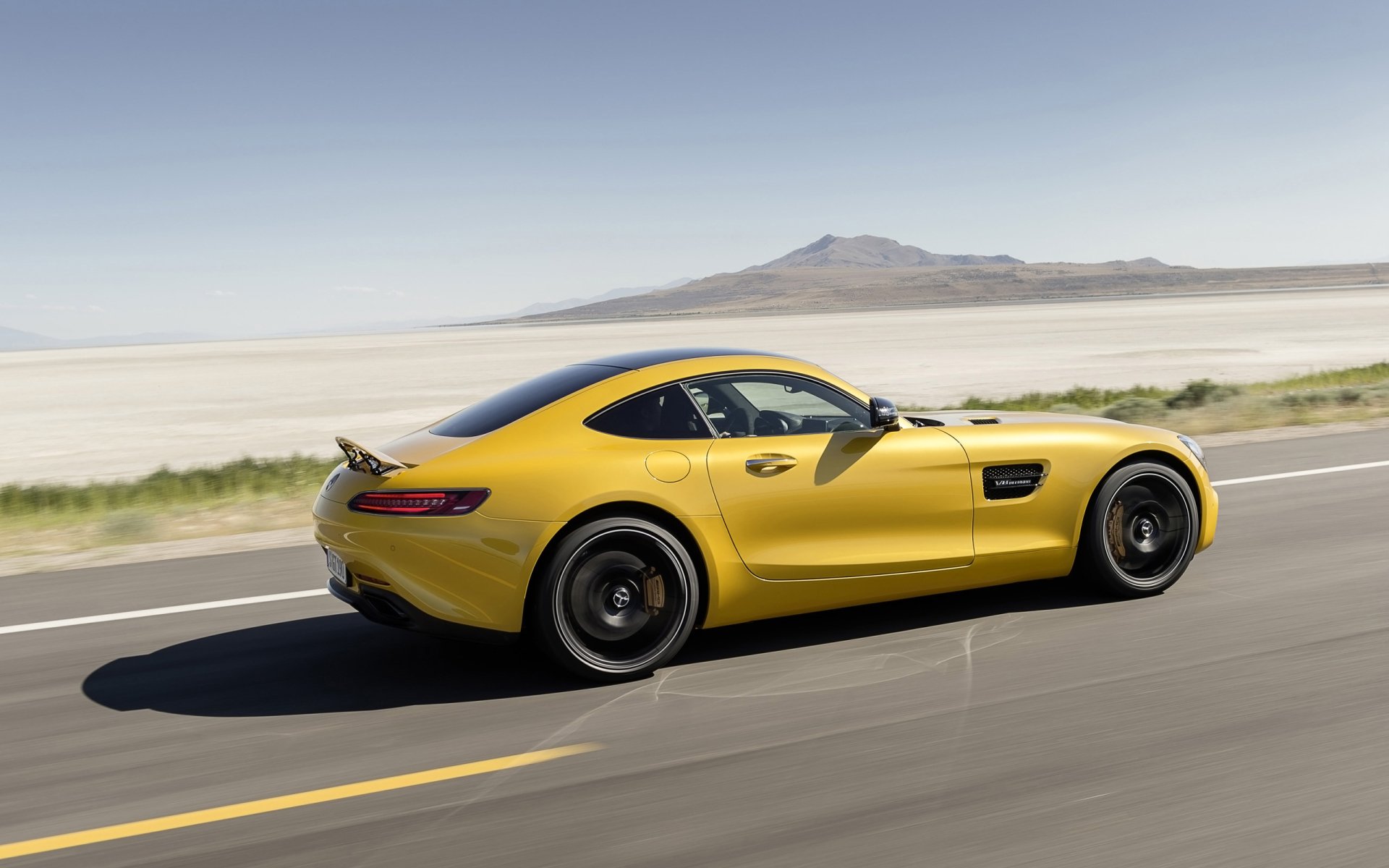 Mercedes-AMG GT Yellow Speed – HD Car Wallpaper Excellence
