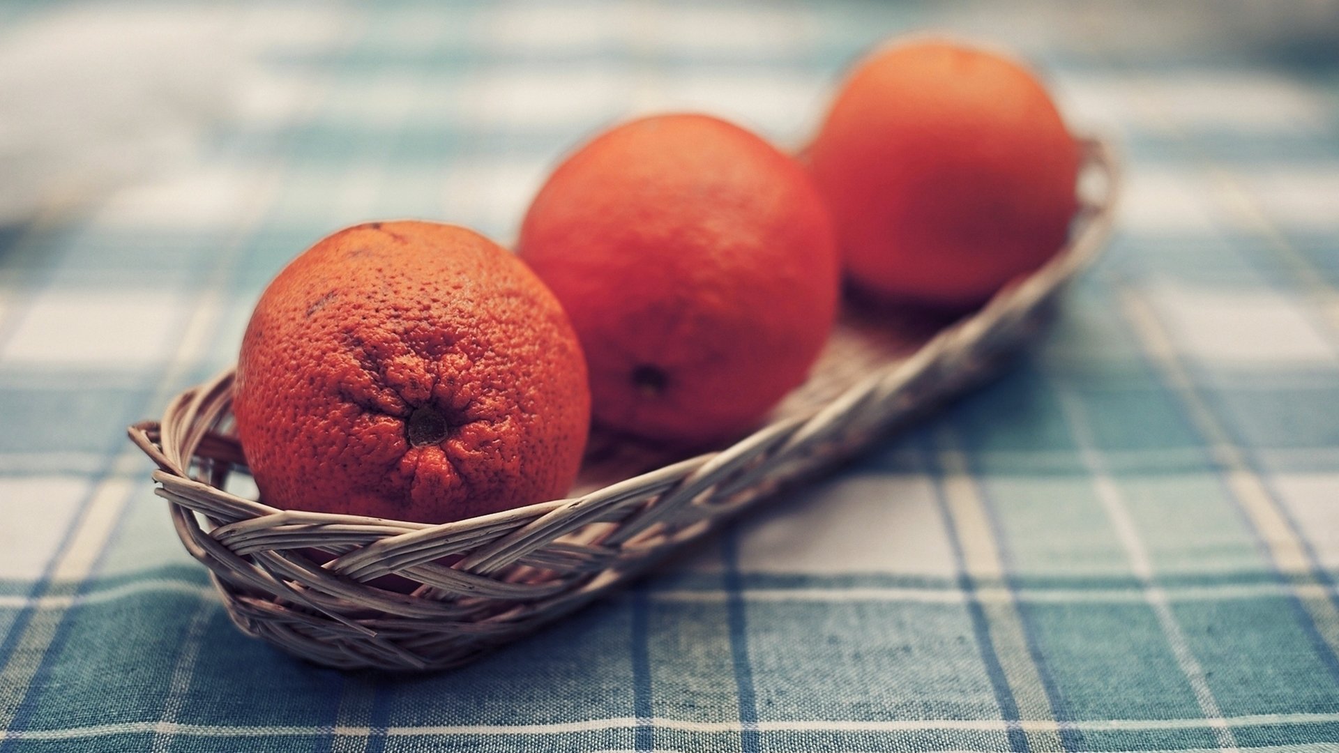 Vibrant Orange Bliss: 4K Ultra HD Fresh Fruit Delight | 3840x2160 ...