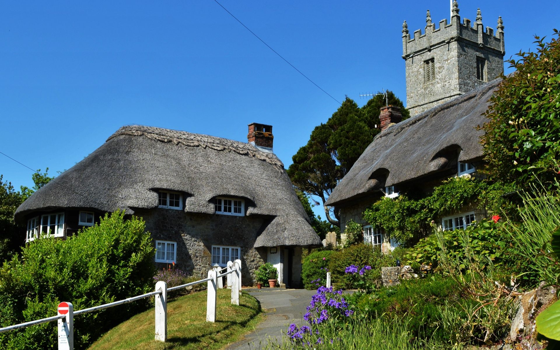 Download Man Made House HD Wallpaper