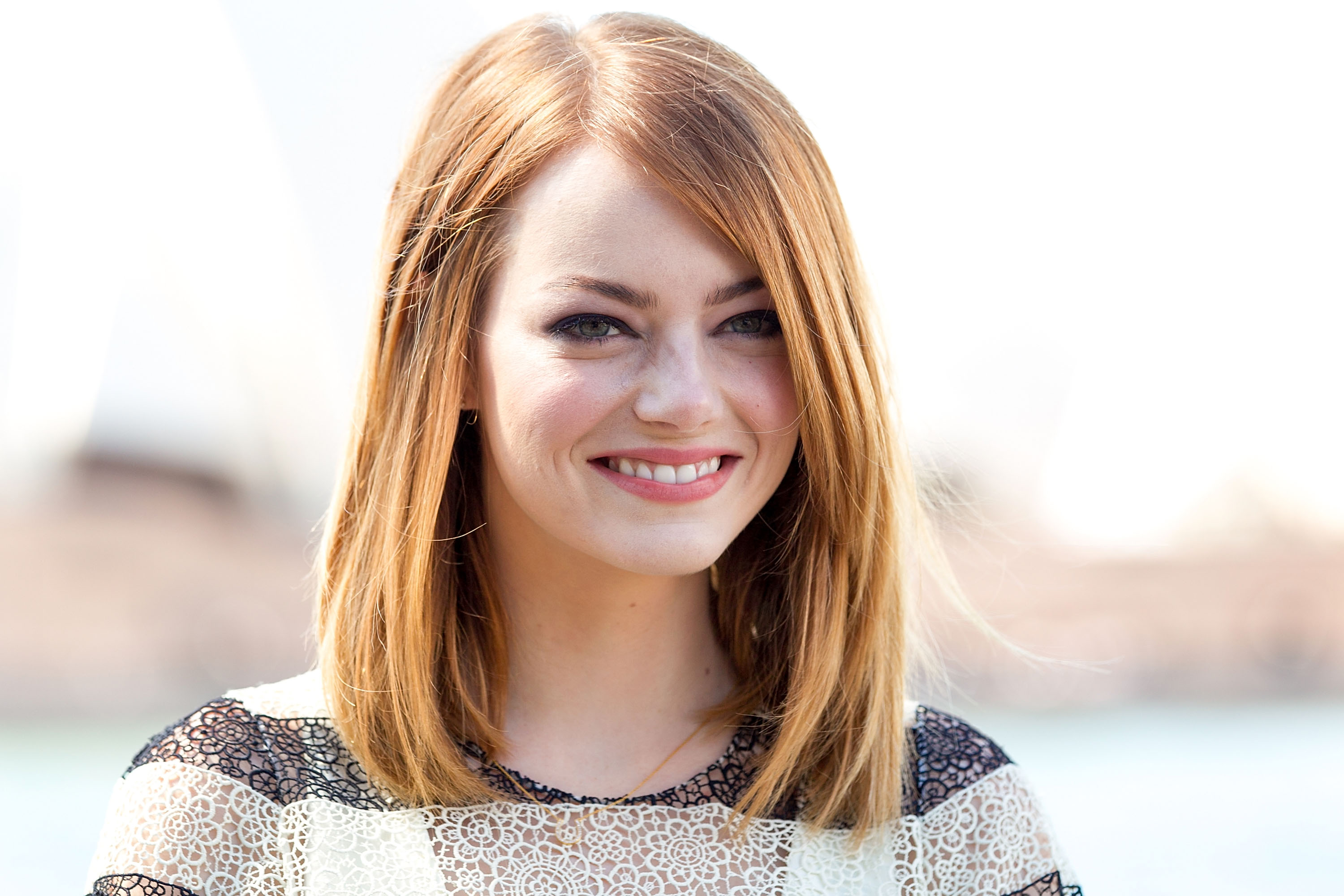 Emma Stone Radiance: Stunning HD Celebrity Wallpaper