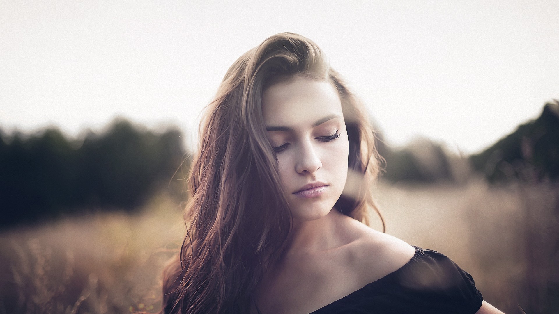 Download Woman Model HD Wallpaper