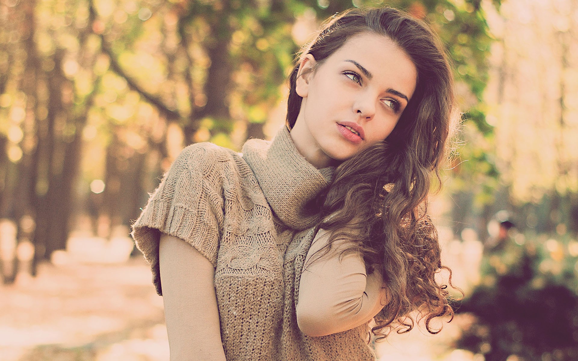 Download Woman Model HD Wallpaper