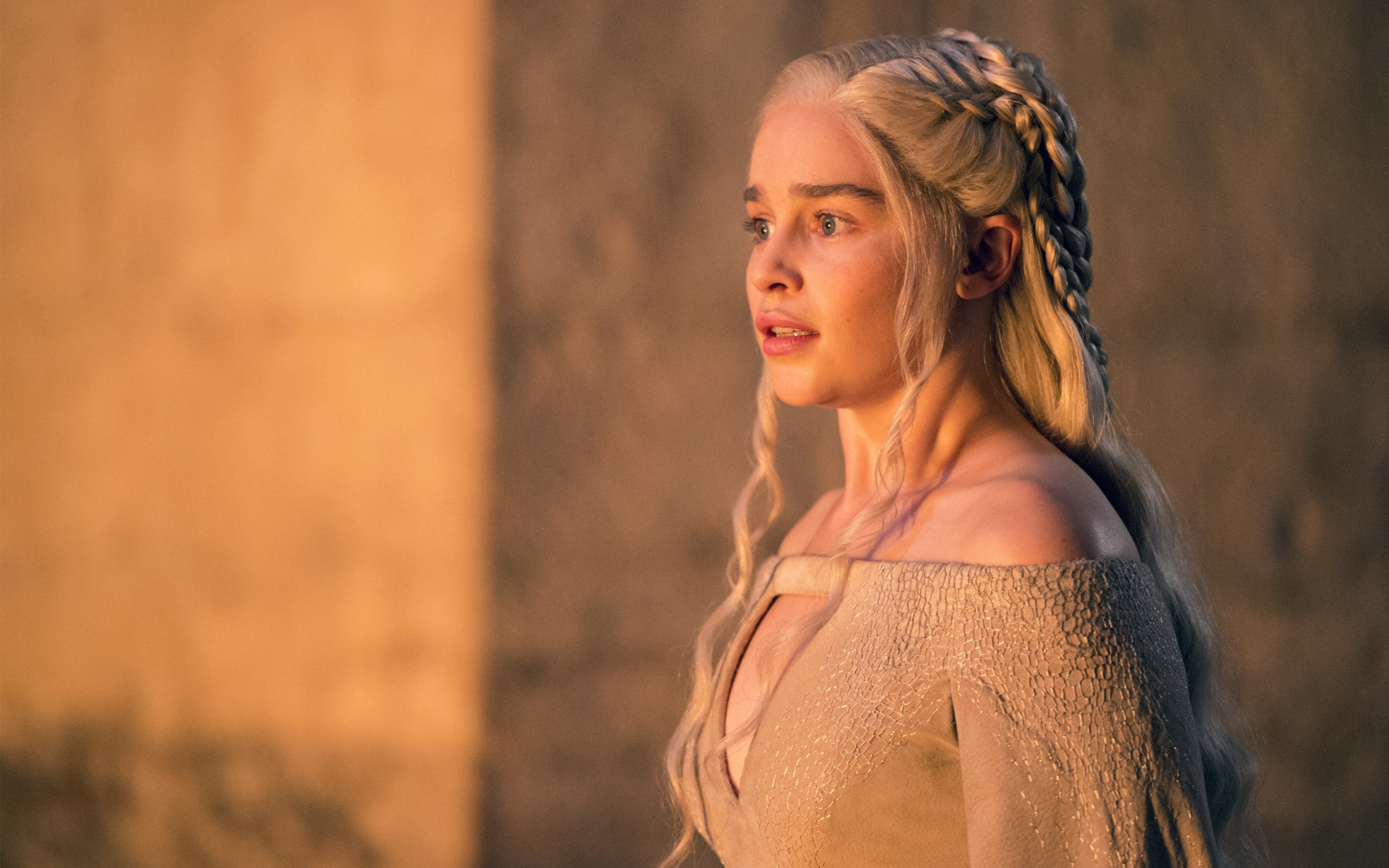 HD Wallpaper of Daenerys Targaryen from Game of Thrones