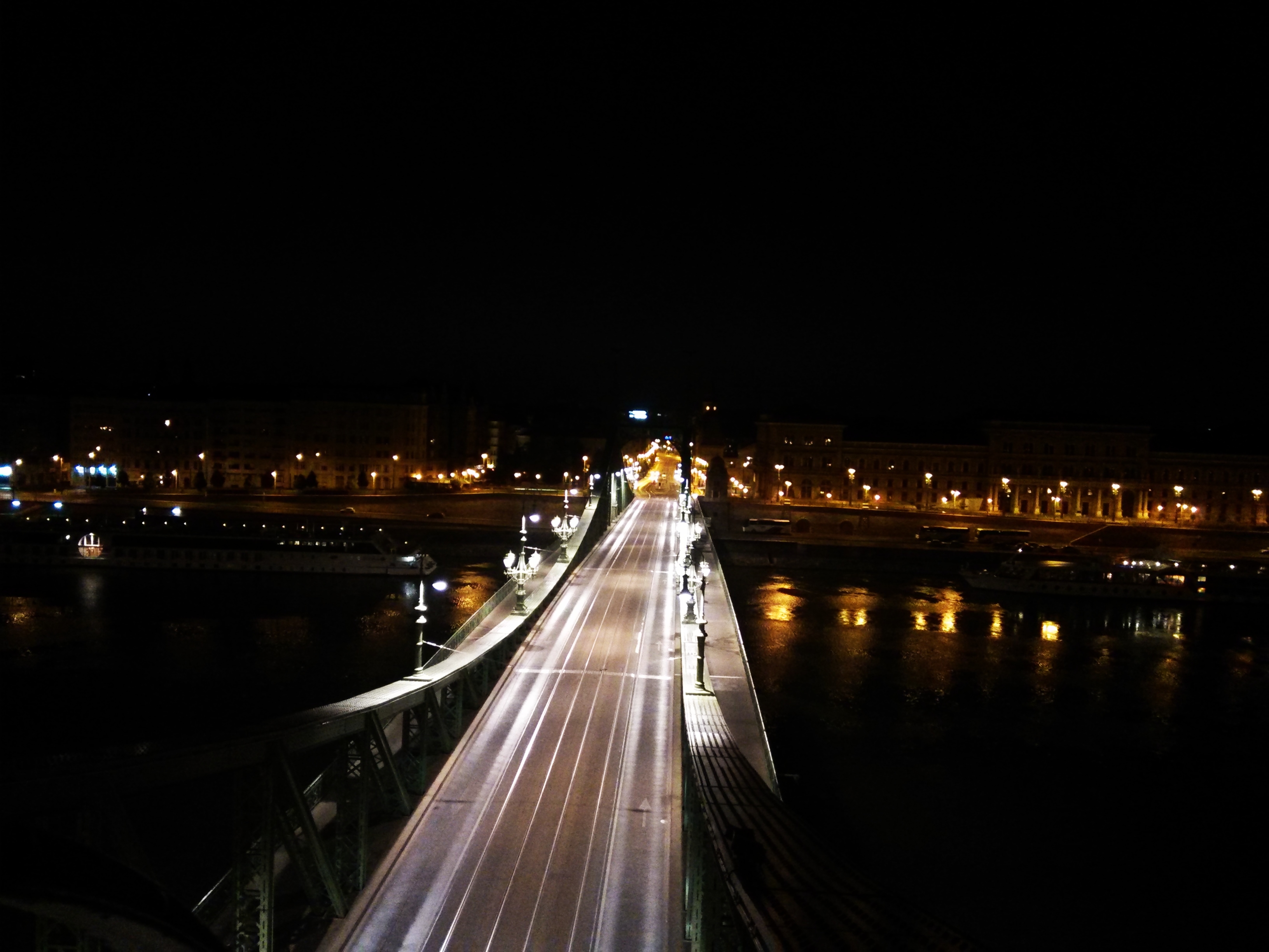 Wallpaper Modern Bridge Colorful