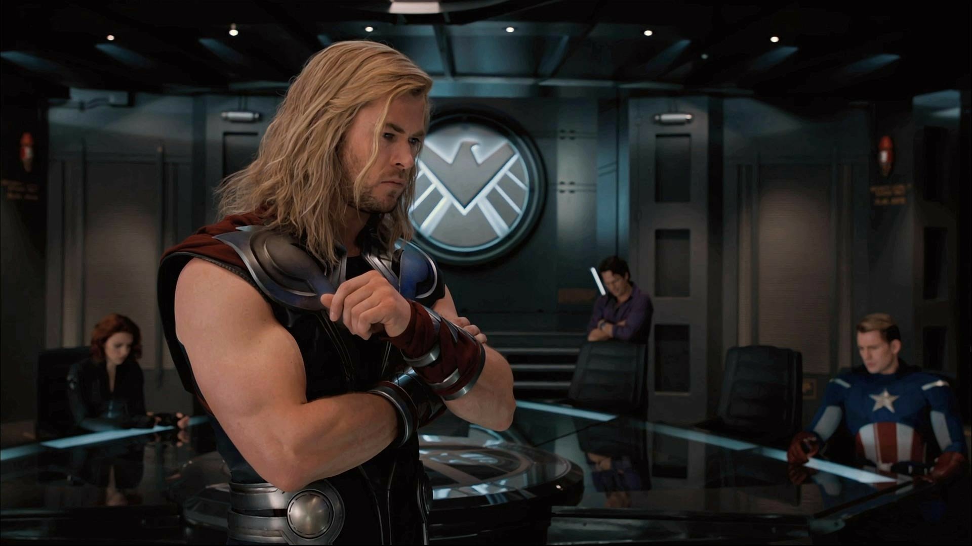 Thor in Action: HD Avengers Movie Wallpaper Featuring Chris Hemsworth ...