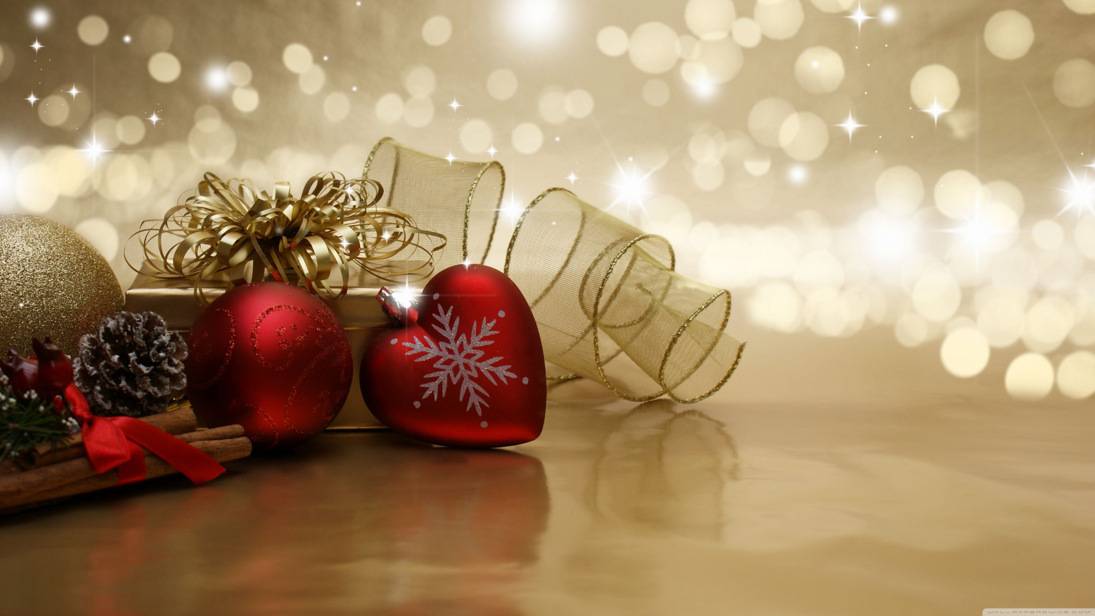 Christmas Cheer: A 4K Ultra HD Holiday Wallpaper