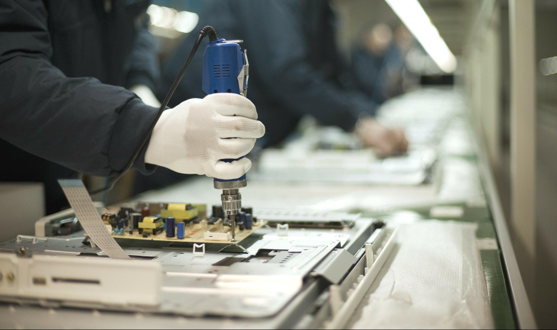 4K Ultra HD Circuit Tech: Precision Hardware Assembly in Action