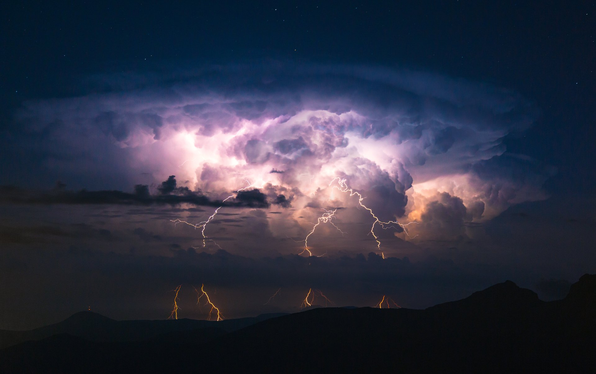 Electric Night Sky: Stunning Storm Lightning HD Wallpaper
