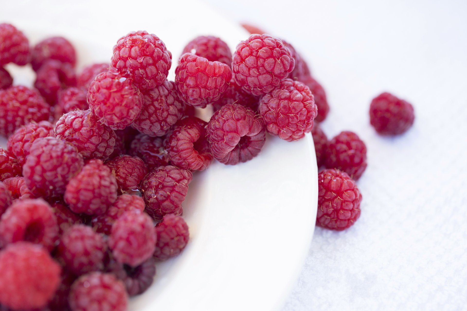 Download Berry Fruit Food Raspberry 4k Ultra HD Wallpaper