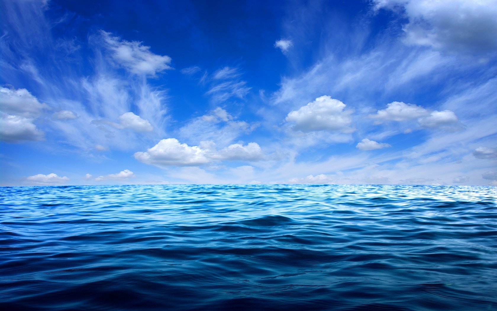 HD Ocean Serenity: Nature’s Vast Blue Horizon